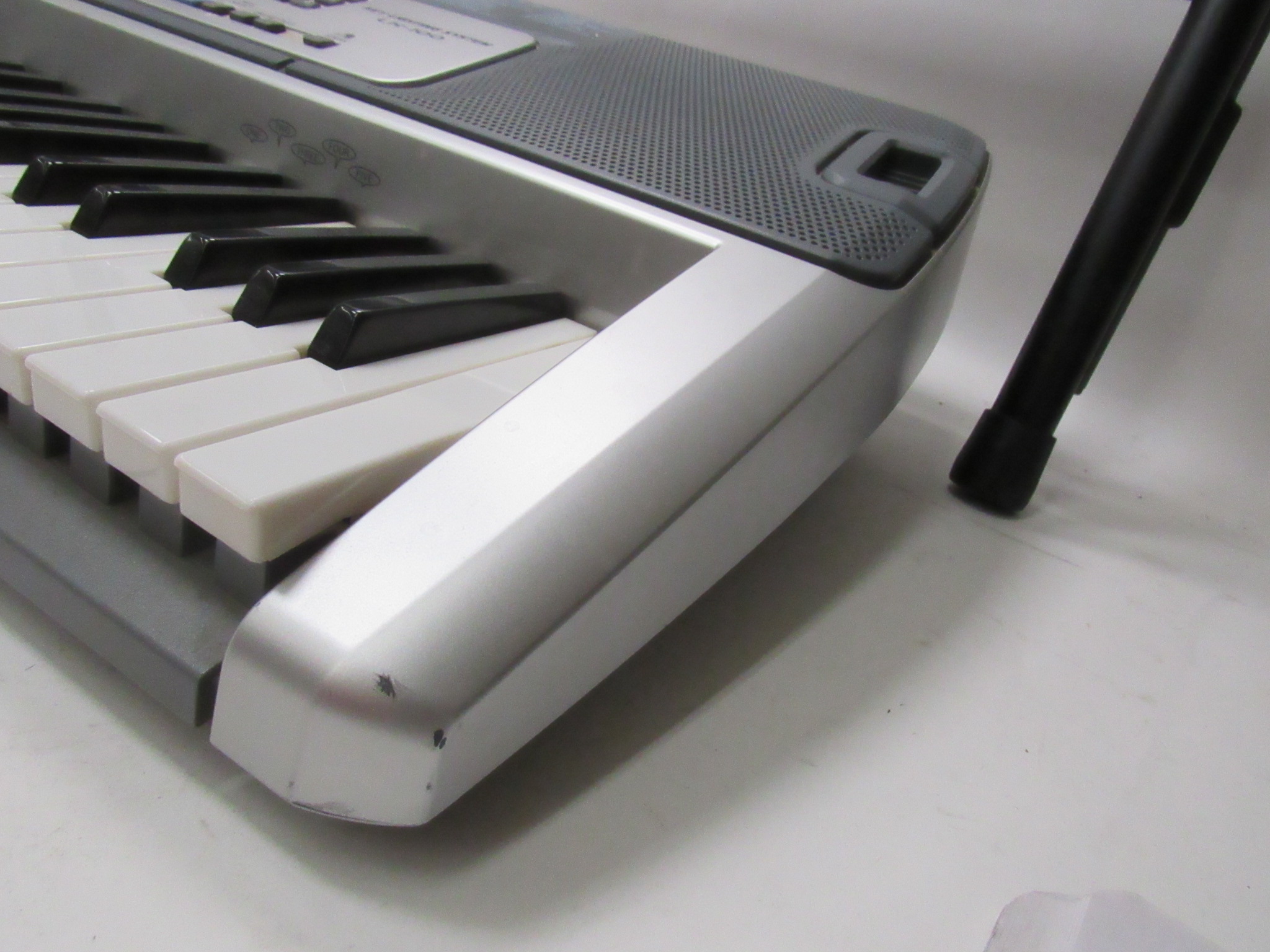 Casio LK-100 61 Key Electronic Keyboard Local Pickup Only