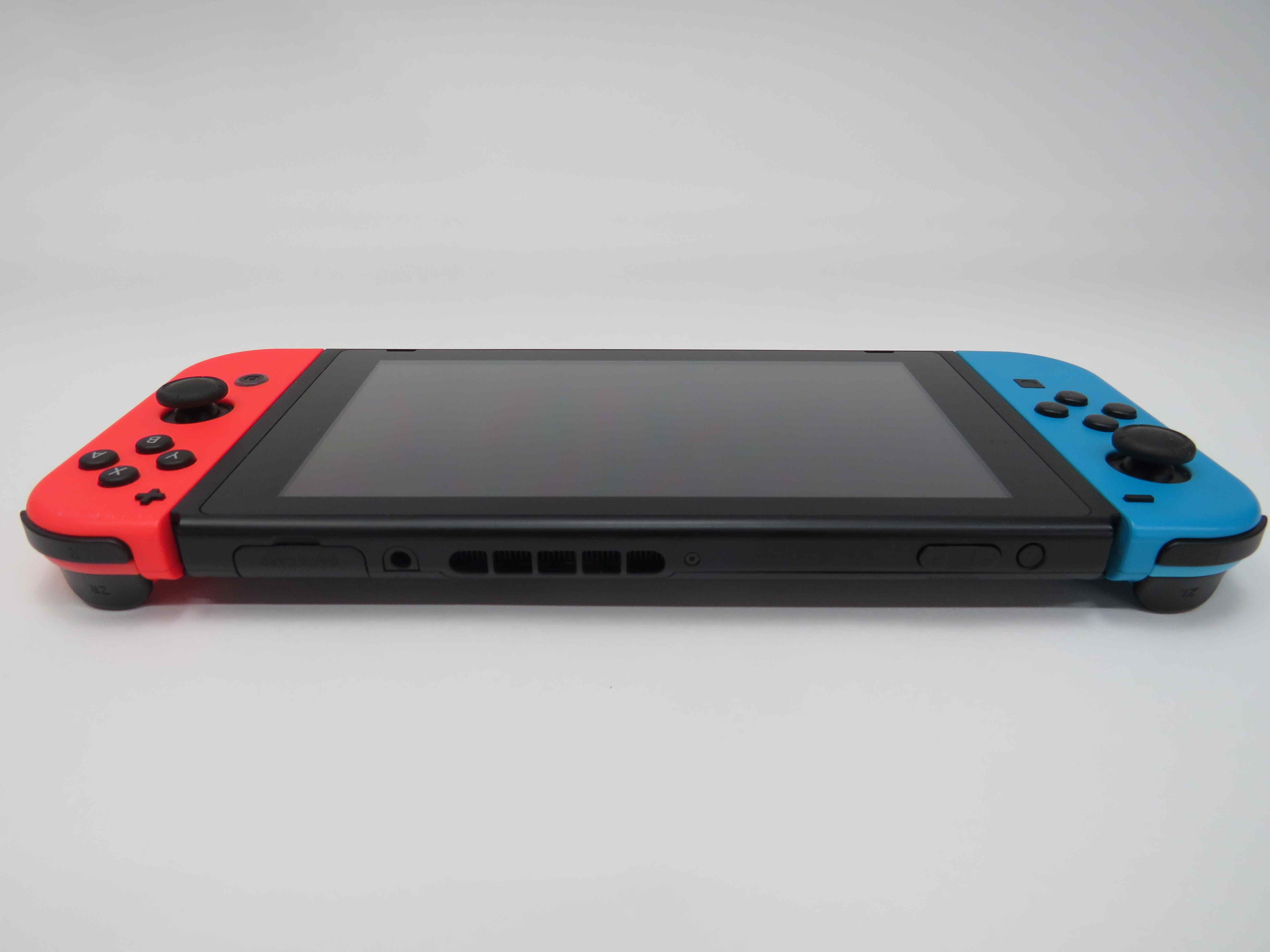 Nintendo Switch Original 32GB Video Gaming System HAC-001(-01) 0989