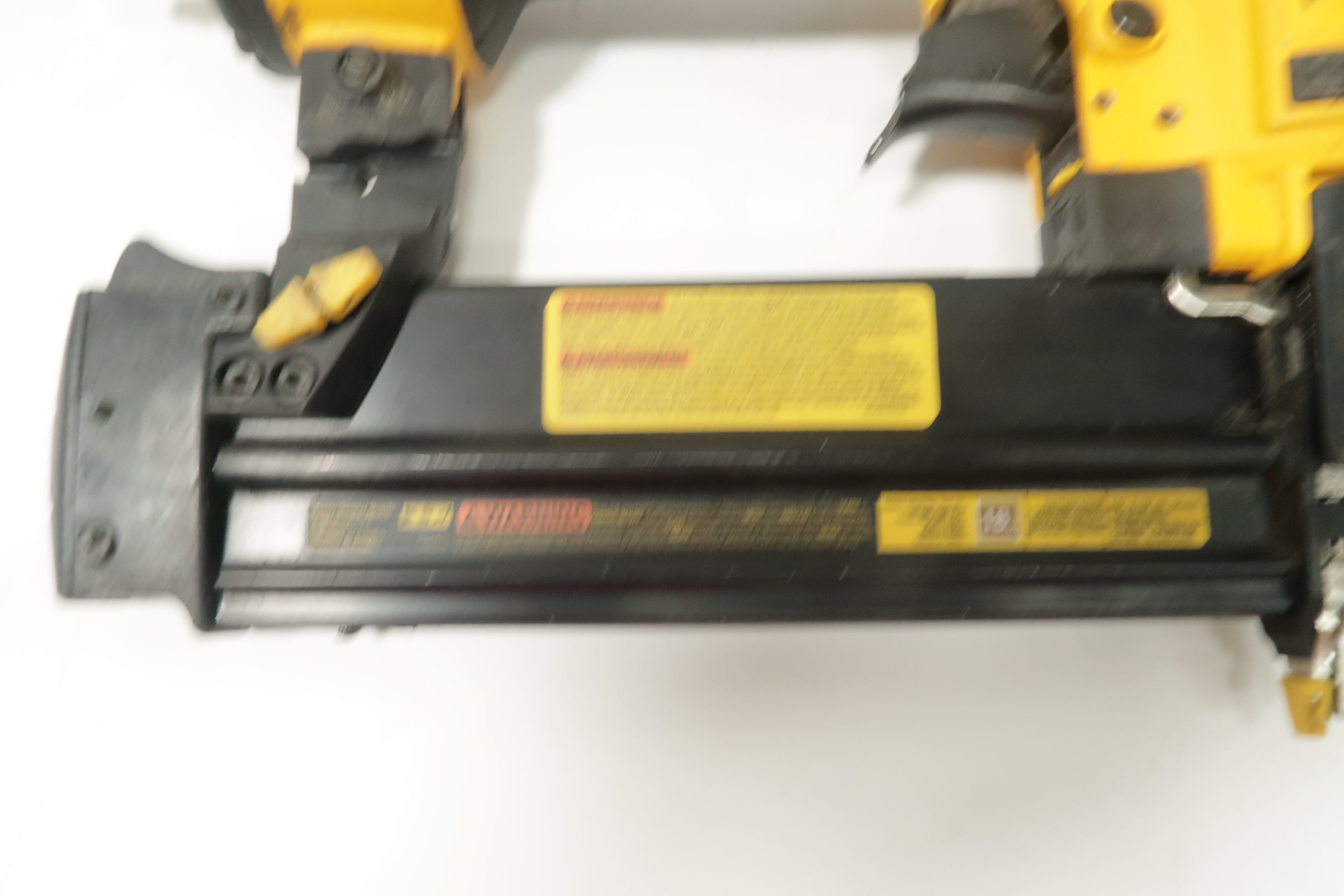 DeWalt DWFP12233 18-Gauge Pneumatic Corded Brad Nailer 4727