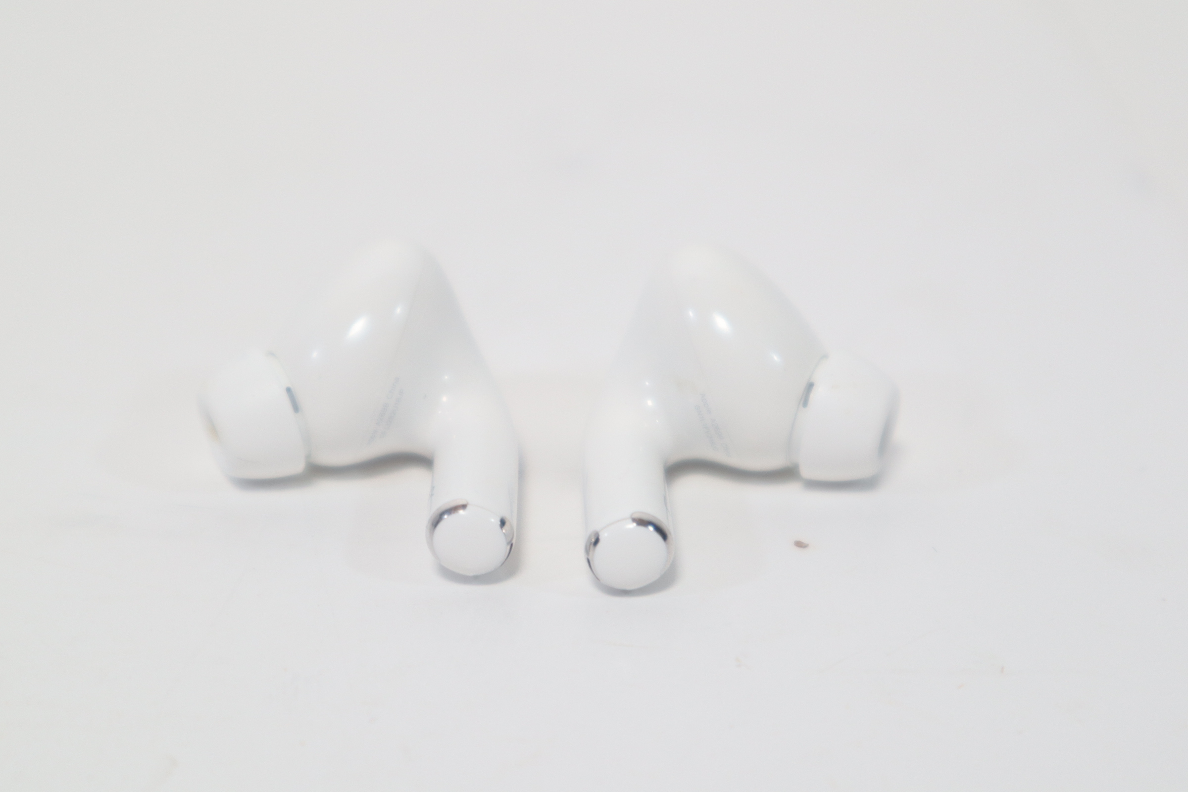 Apple AirPods Pro 2 A2698 & A2699 Gen 2 Noise Cancelling Bluetooth ...