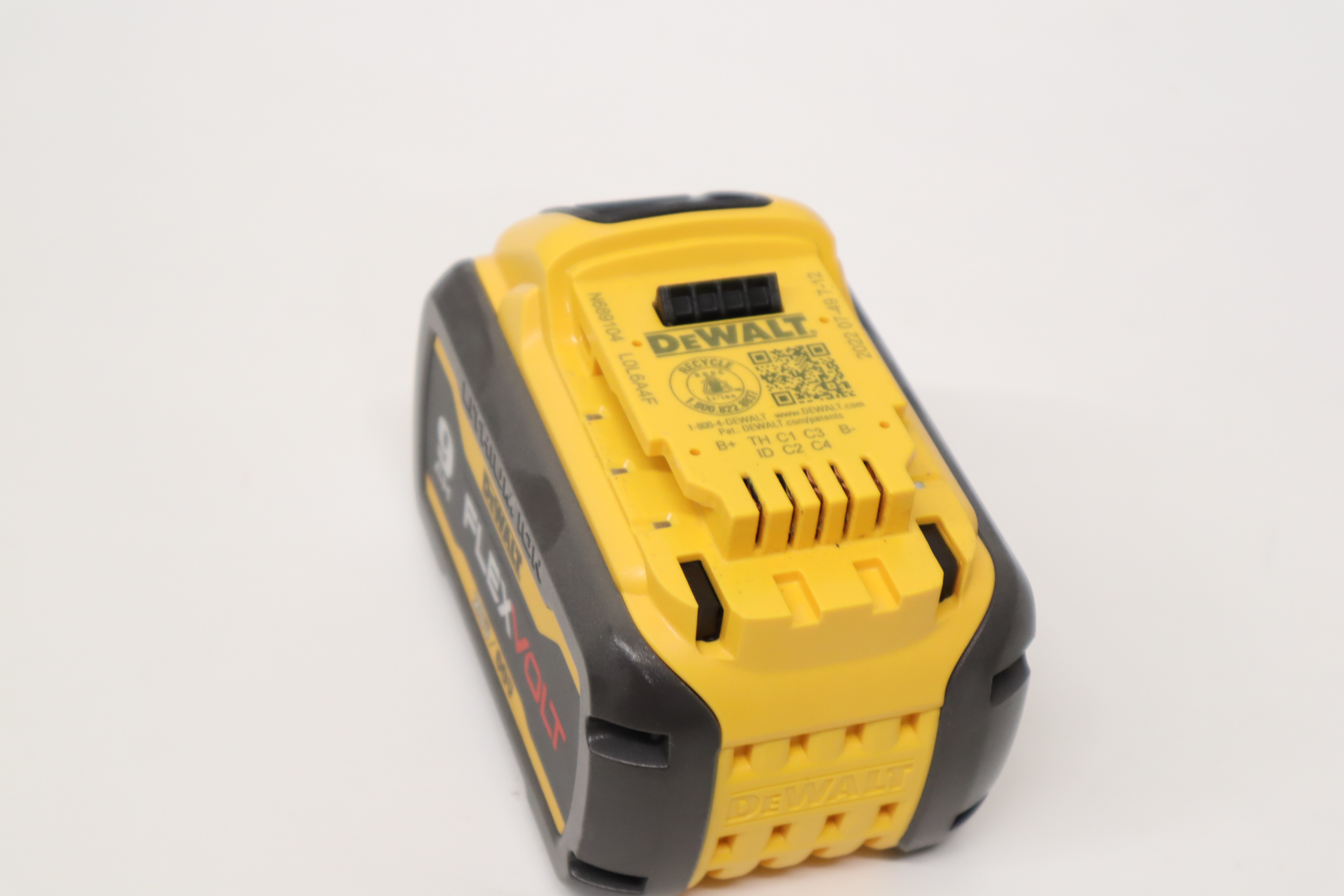DeWalt DCB609 9AH Flexvolt Battery Pack 0256