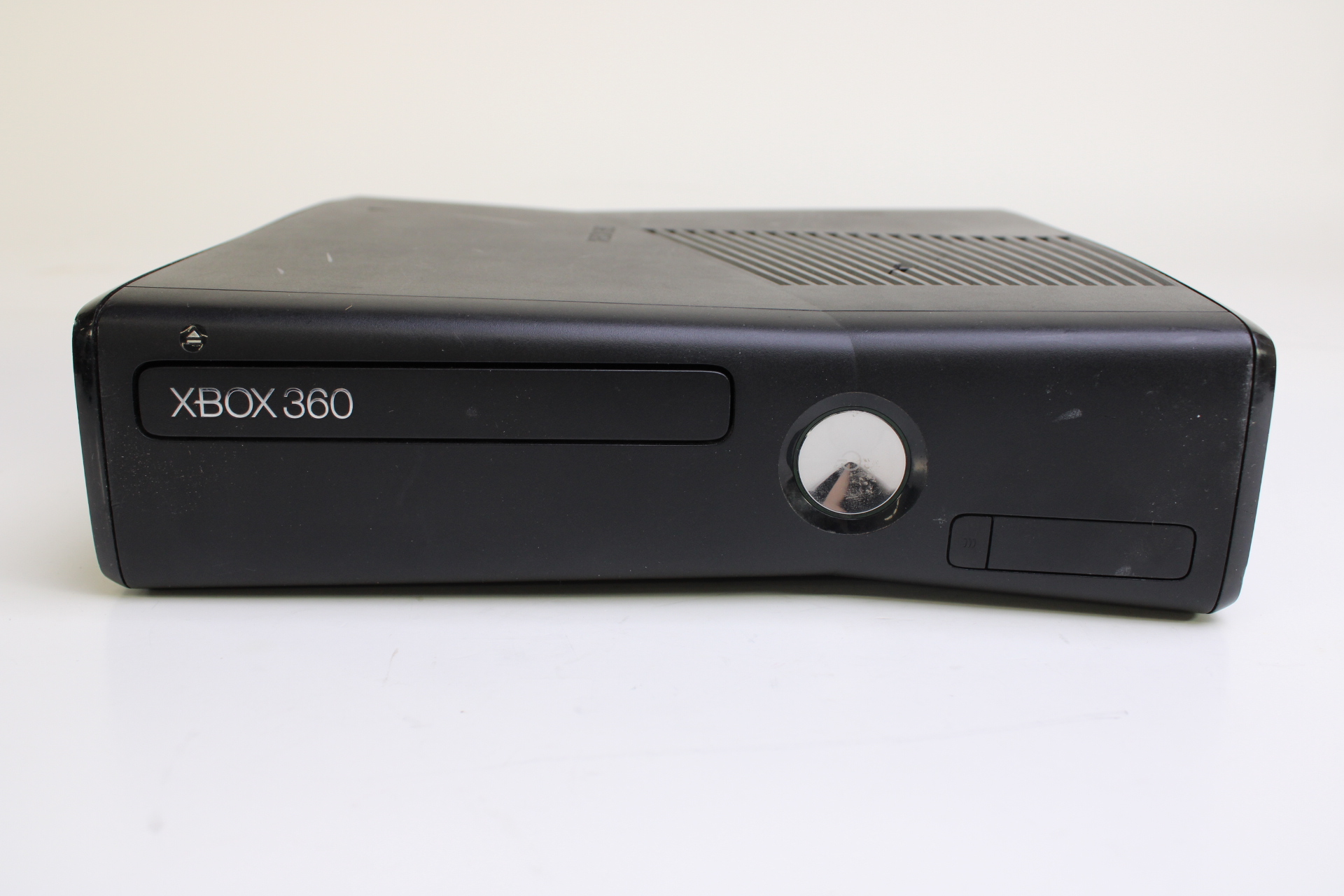 Microsoft Xbox 360 S 1439 4GB Black Body Home Video Game Console - 3577