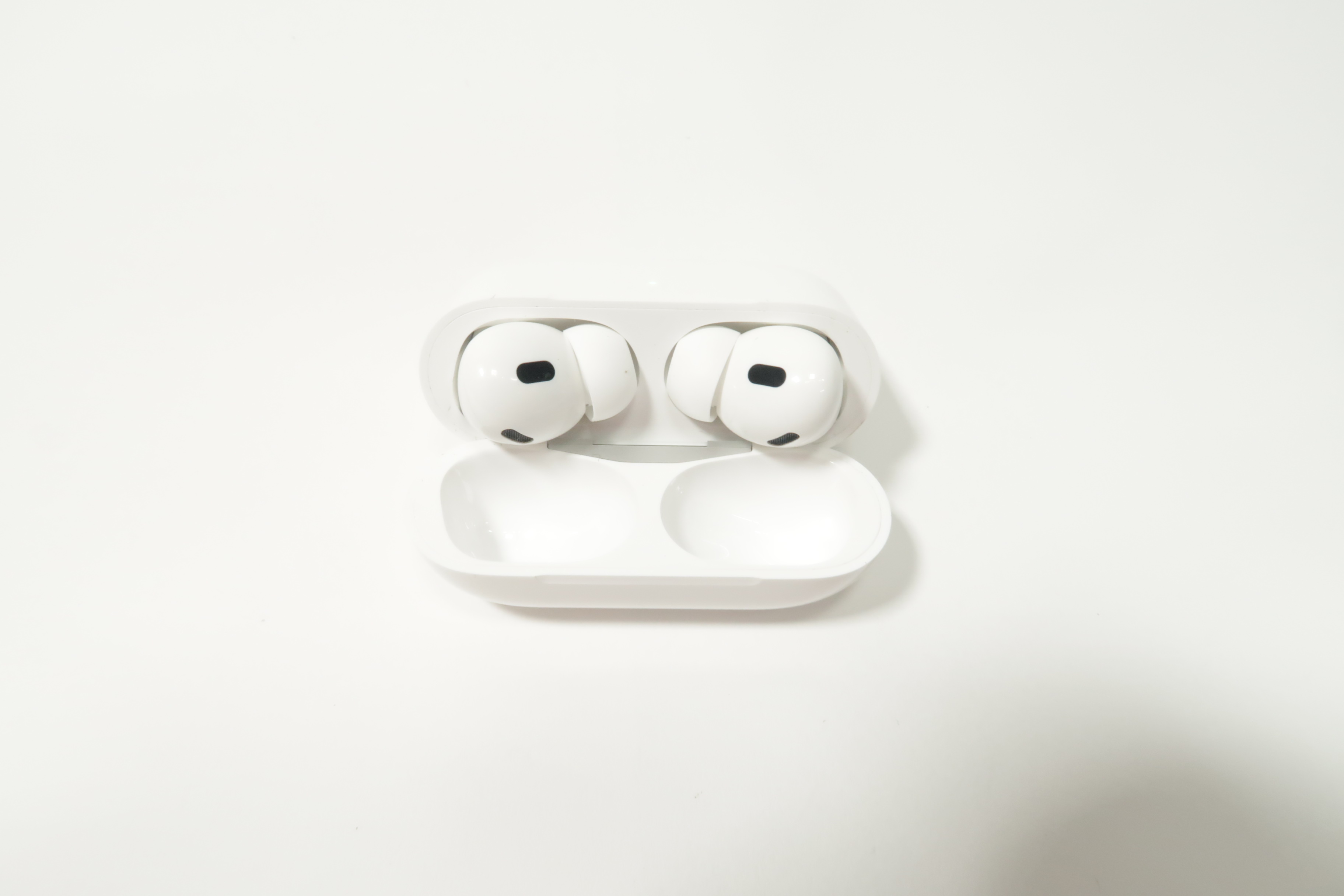 Apple AirPods Pro 2nd Gen A2700 Active Noise Cancelling Wireless ...