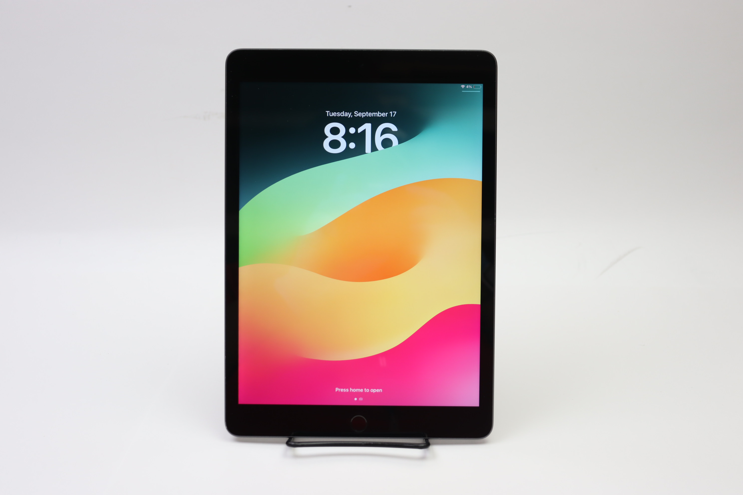 Apple 2021 iPad MK2K3LL/A 9th Gen A13 Bionic 2.65GHz 3GB RAM 64GB SSD 10.2"