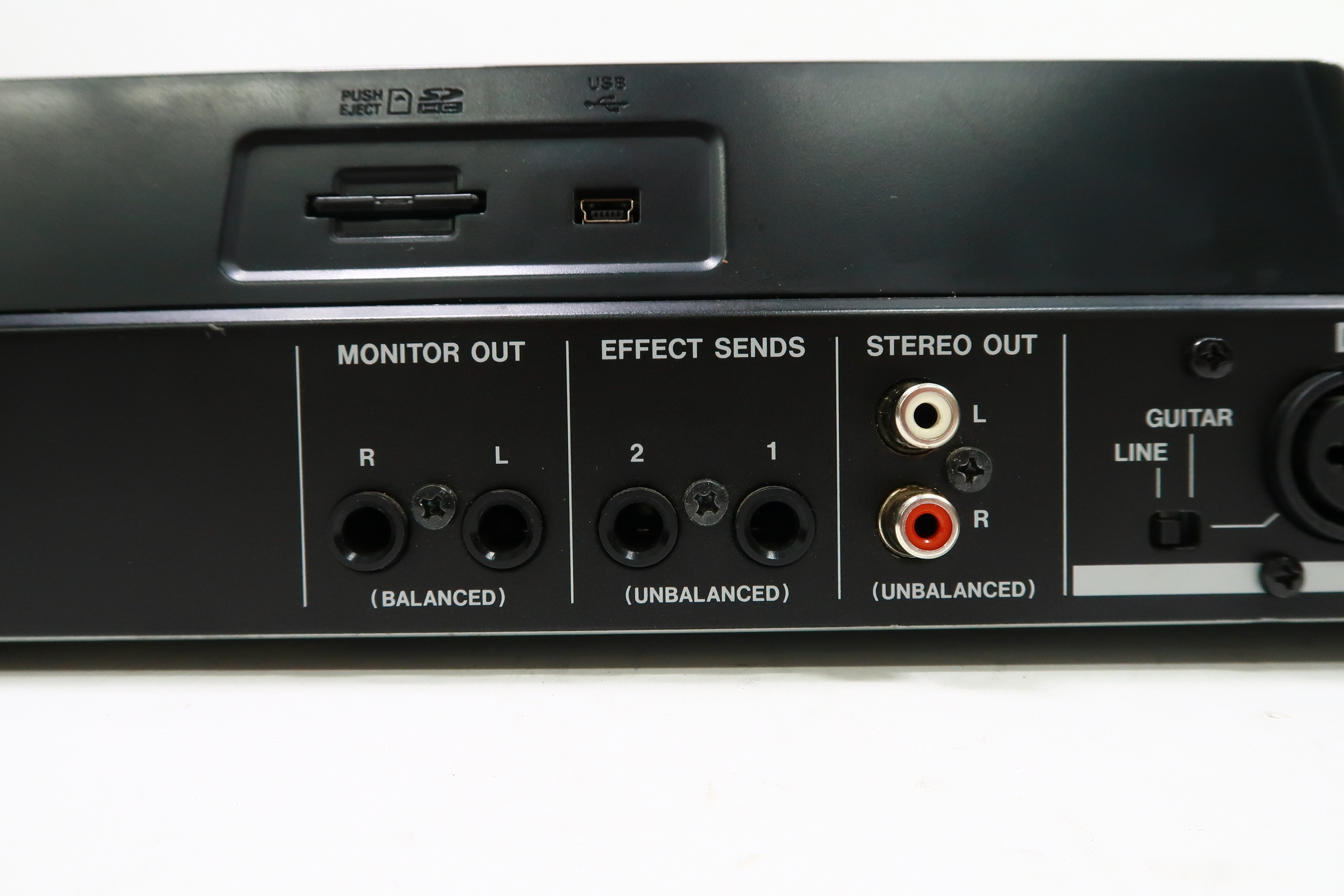 TASCAM DP-32SD Digital Portastudio Recording System