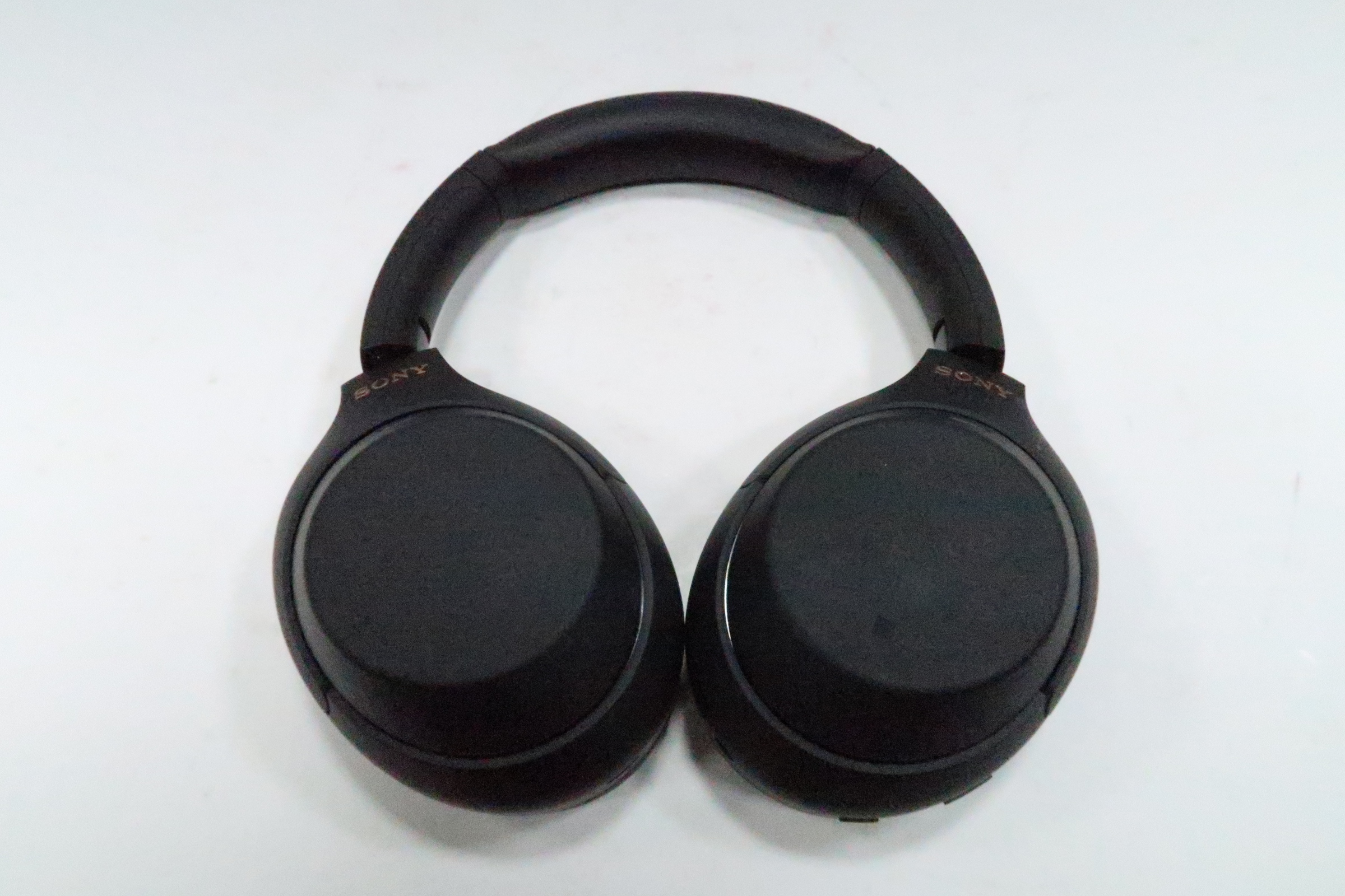 Sony WH-1000XM4 Wireless Noise-Cancelling Over-the-Ear Headphones ...