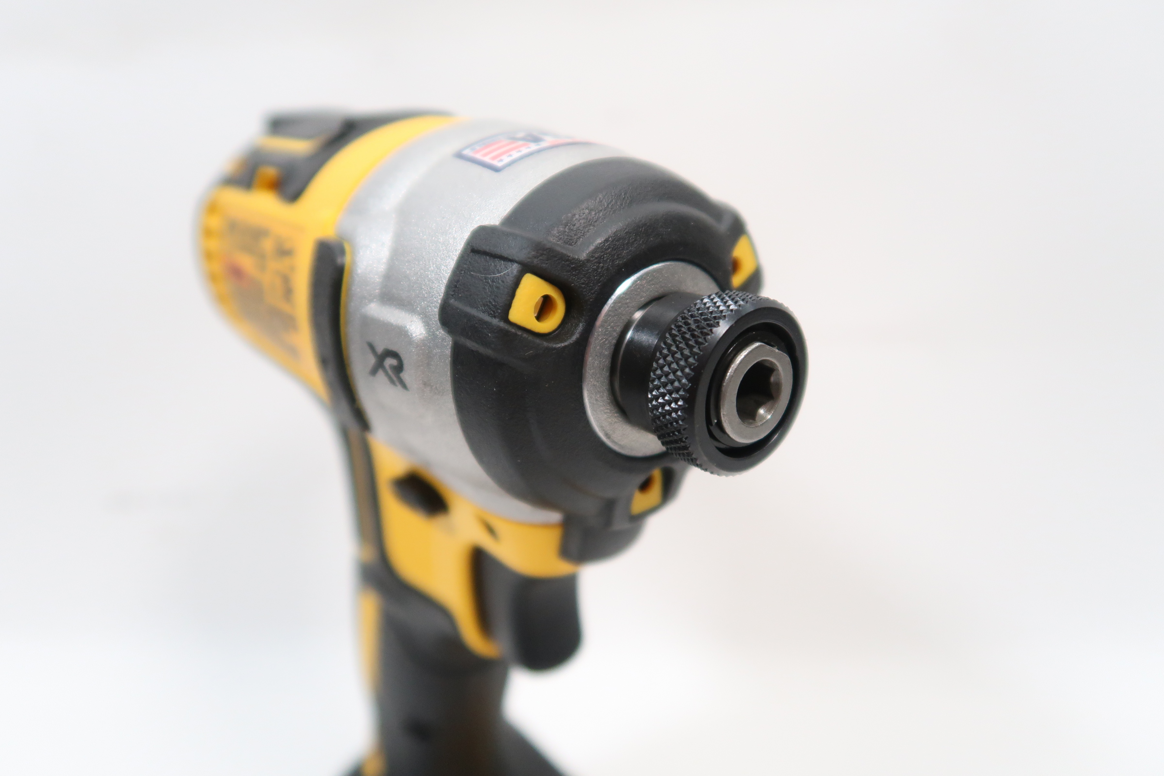 DeWalt DCF887 20V MAX XR Cordless Brushless 3-Speed 1/4 in. Impact Driver