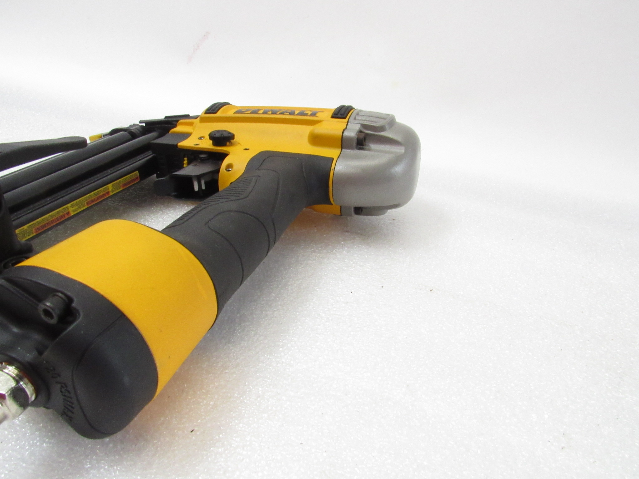 DeWalt DWFP12233 18-Gauge Pneumatic Corded Brad Nailer