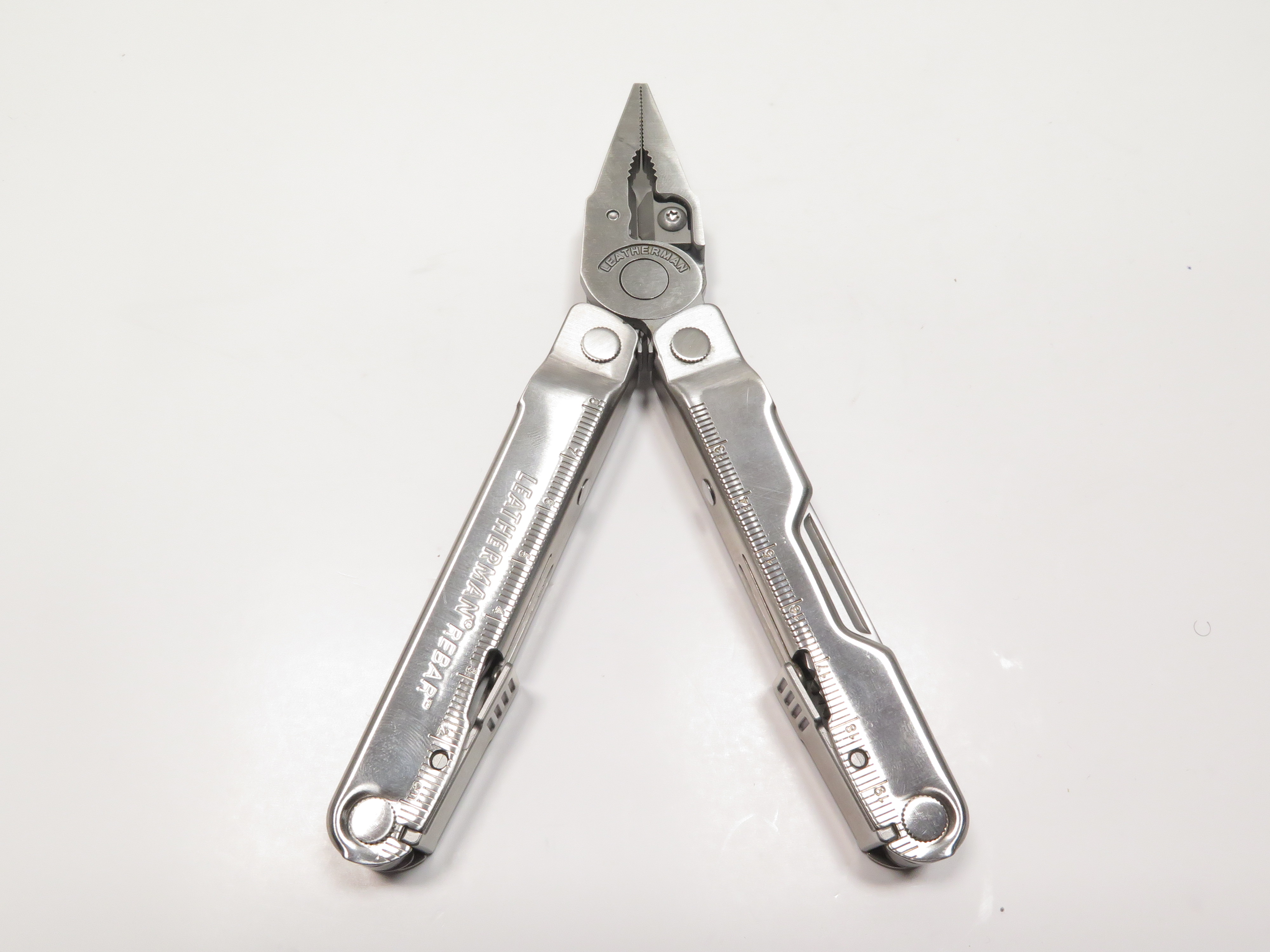 Leatherman Rebar 17pc Handheld Multi-Tool - Chrome 4475