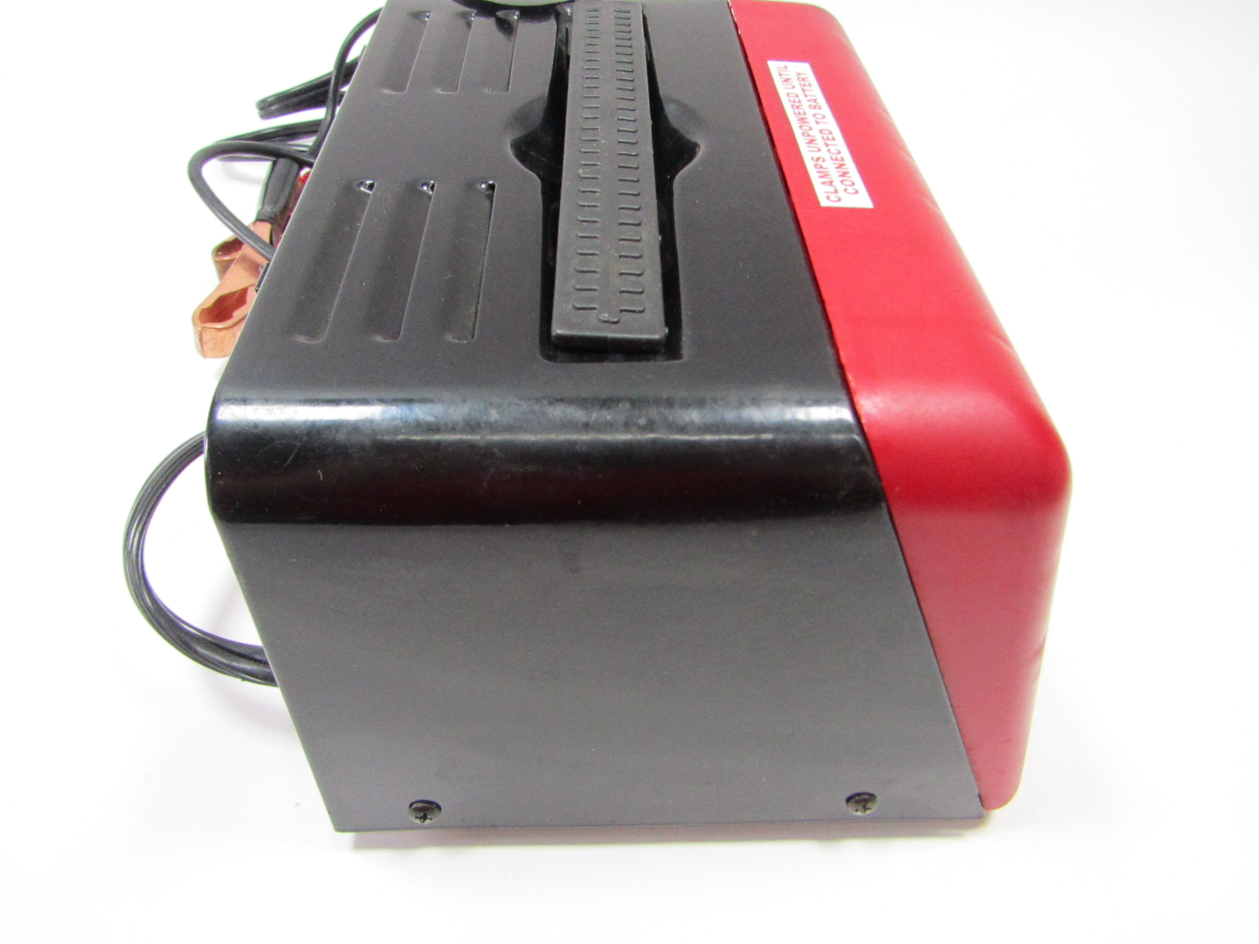 Cen-Tech 10/2/50 Amp 12 Volt Battery Charger / Engine Starter 60653