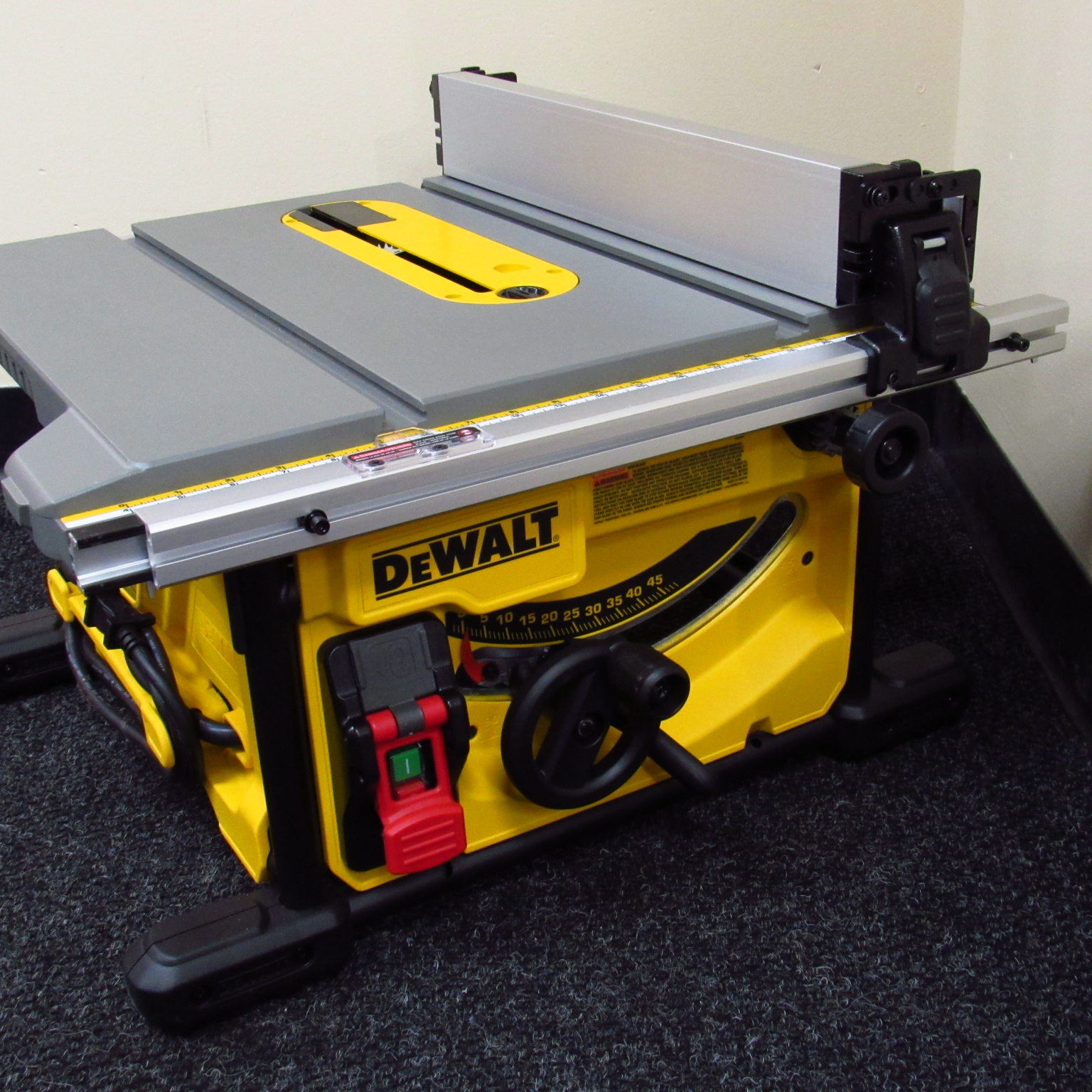 DeWalt DWE7485 Corded 8-1/4'' Compact Jobsite Table Saw - Local Pick-Up ...