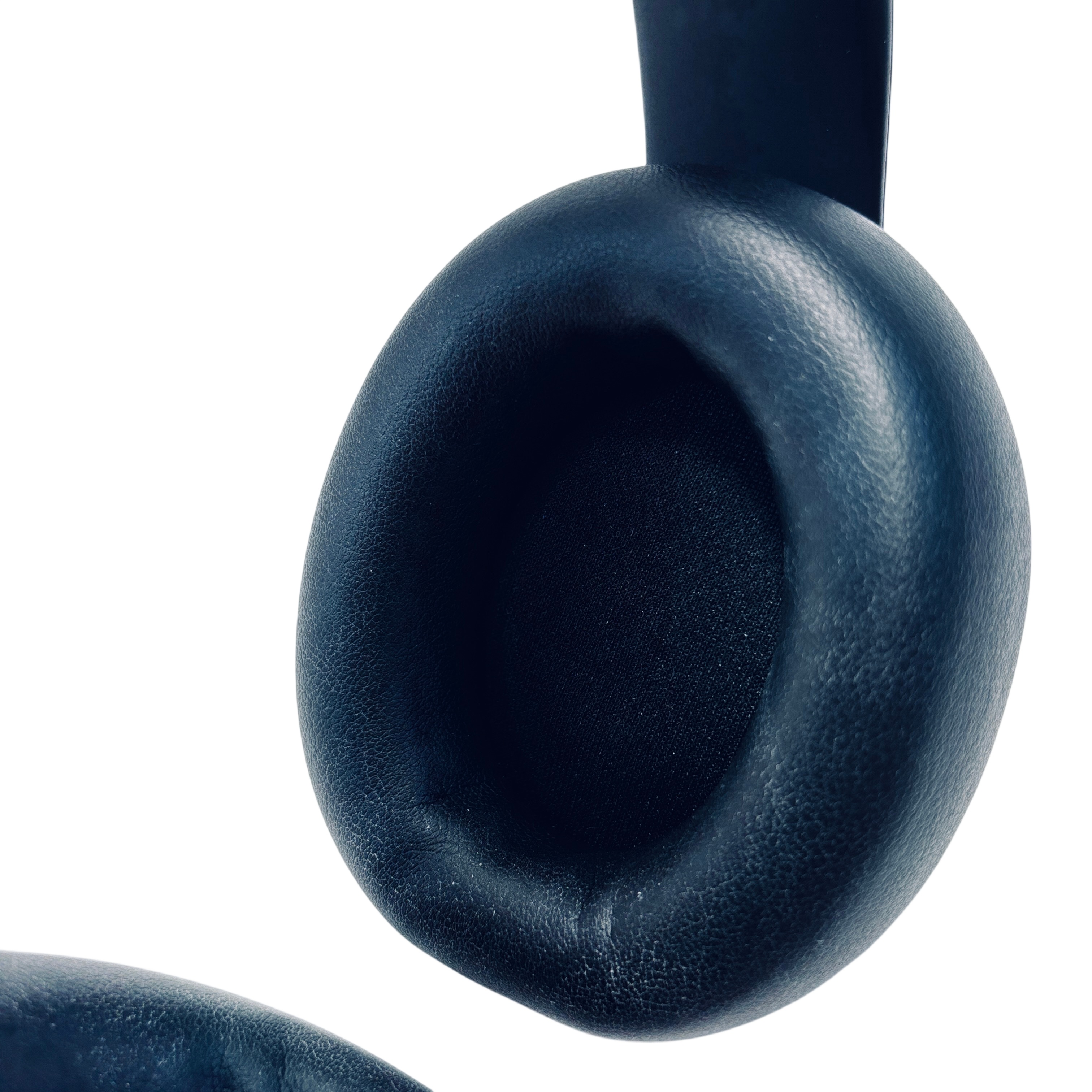 Apple Beats Studio Pro A2924 Active Noise Cancelling Over-Ear Headphones