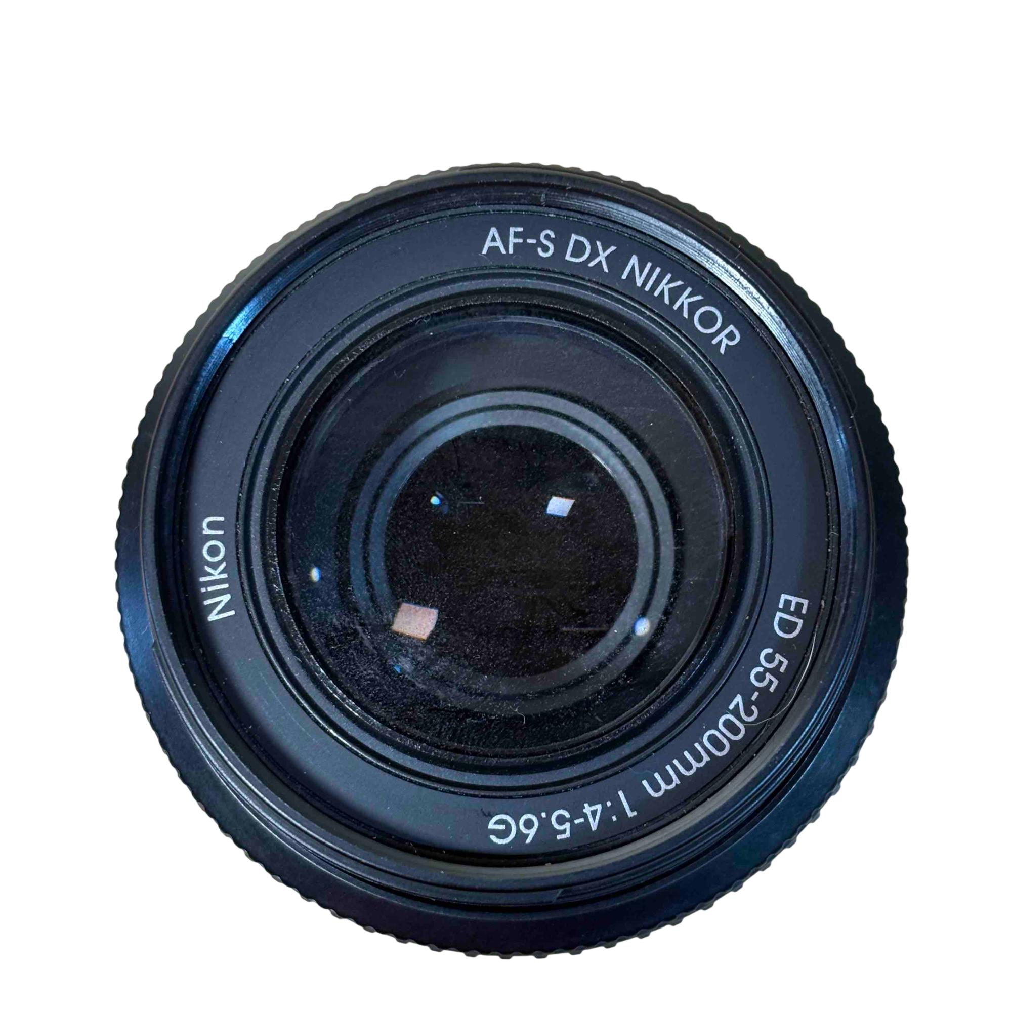 Nikon D40 Black 6.1MP Digital Camera 8416 / 2.5" Screen