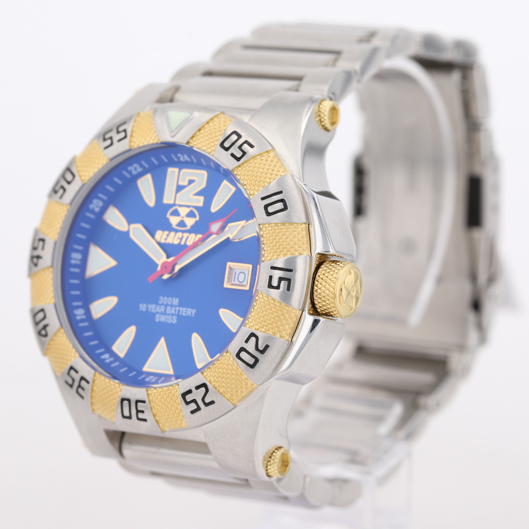 Reactor Gamma 2 Quartz 45mm Blue Dial Stainless Steel Men's Wristwatch