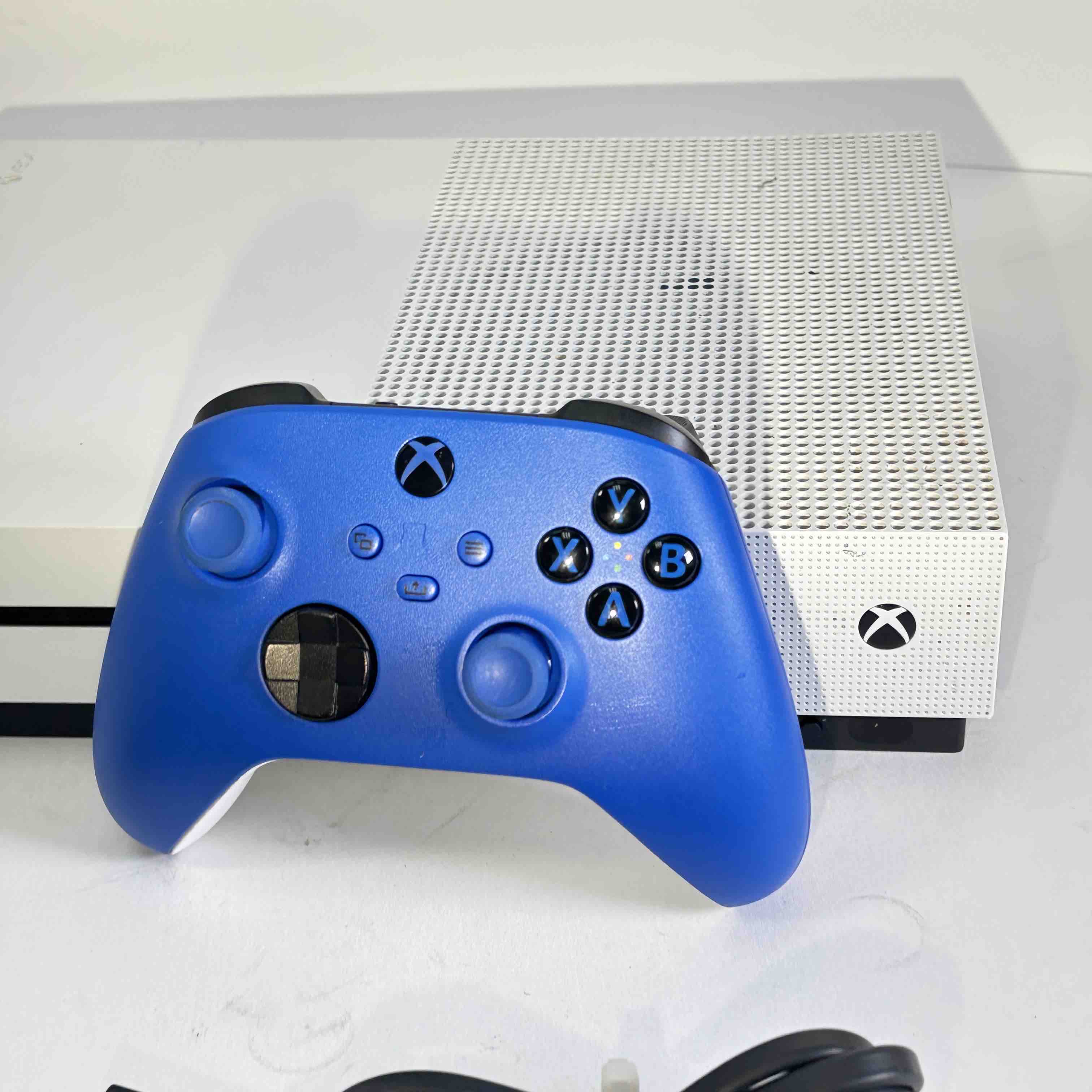 Microsoft Xbox One S 1681 500GB Video Game Console - 6764