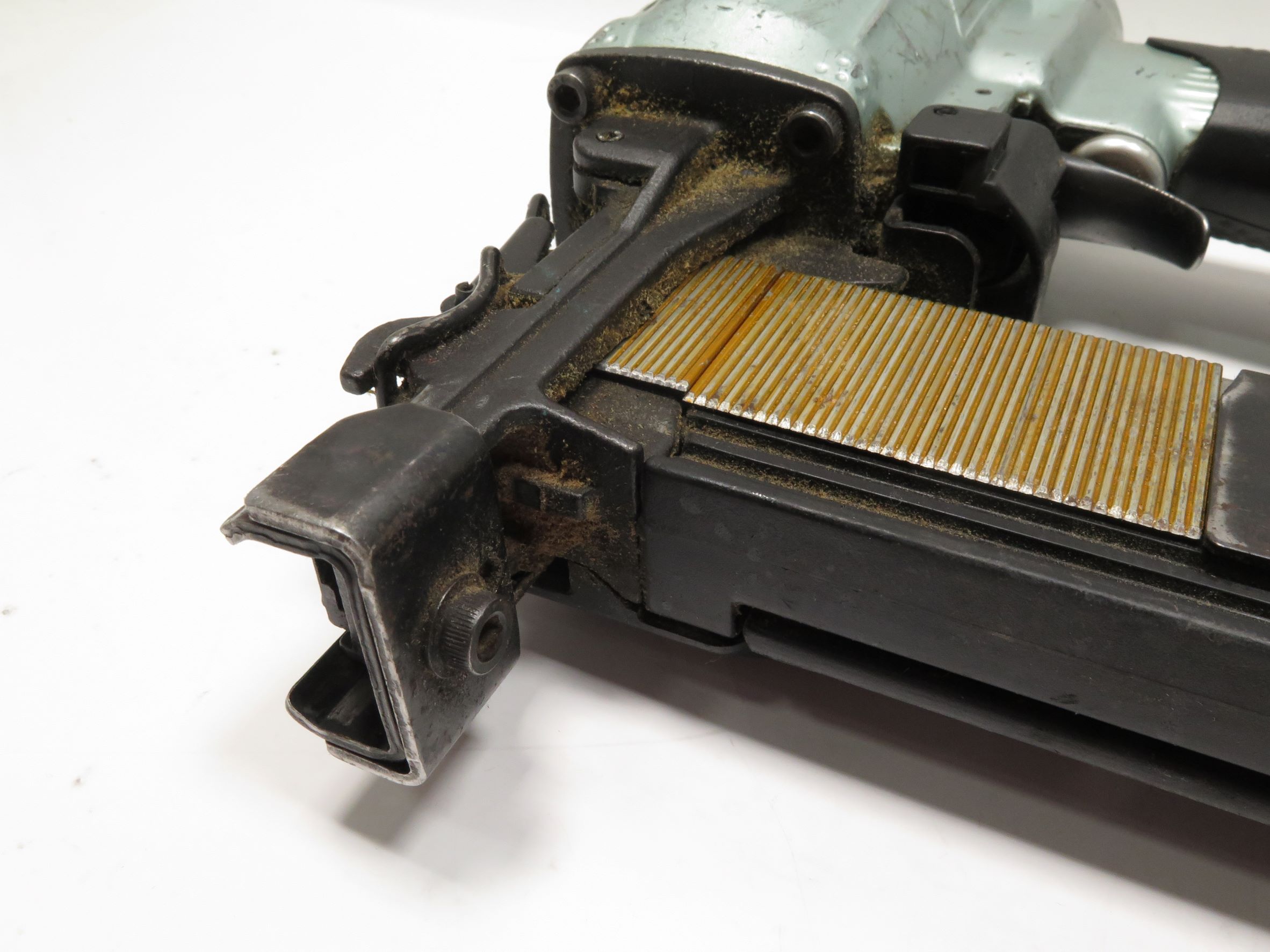 Metabo N5008AC2 HPT 16ga 7/16" Medium Crown 2" Construction Pneumatic ...