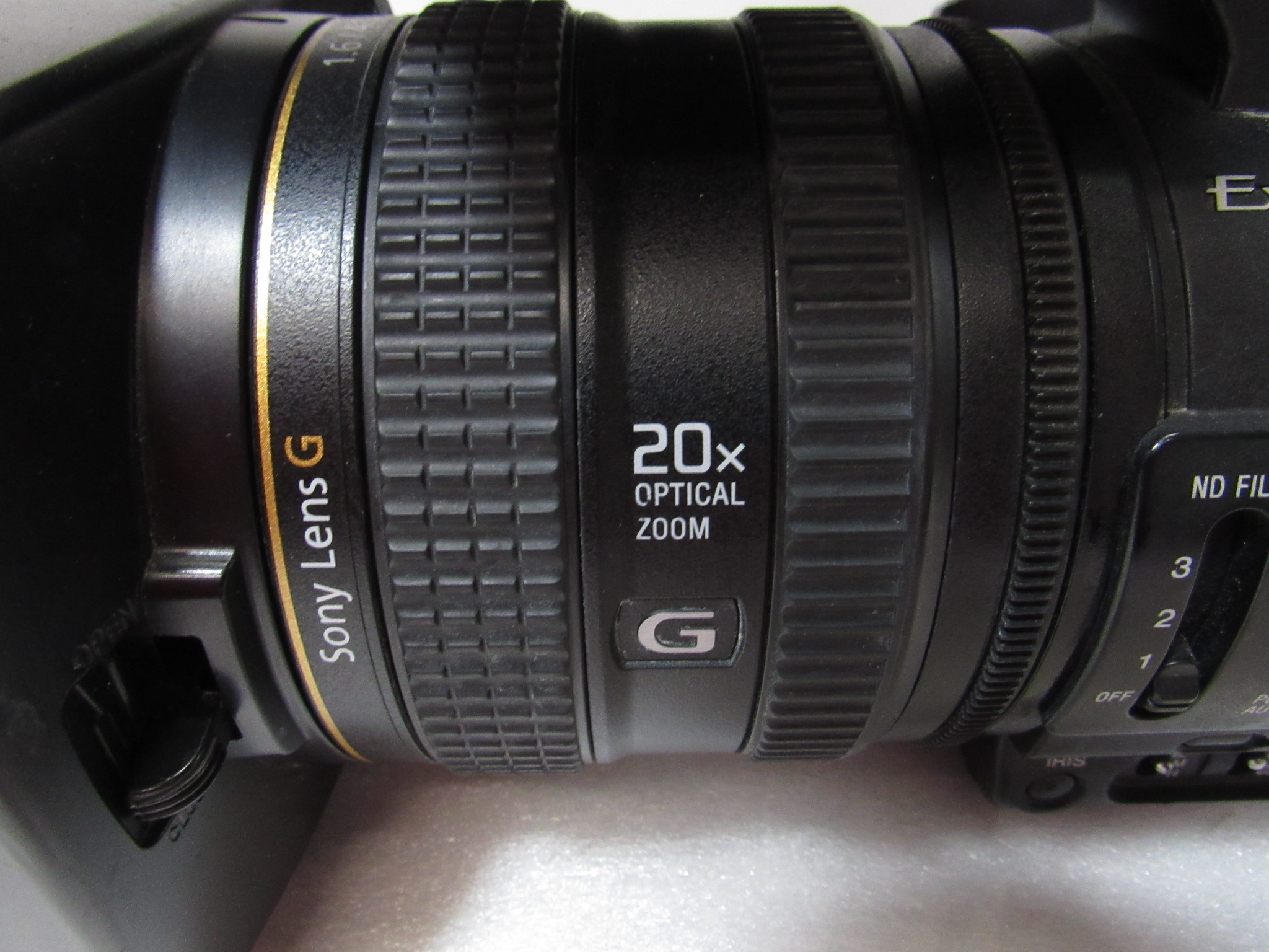 Sony HXR-NX5U Digital HD Video Camcorder 3.2" Screen