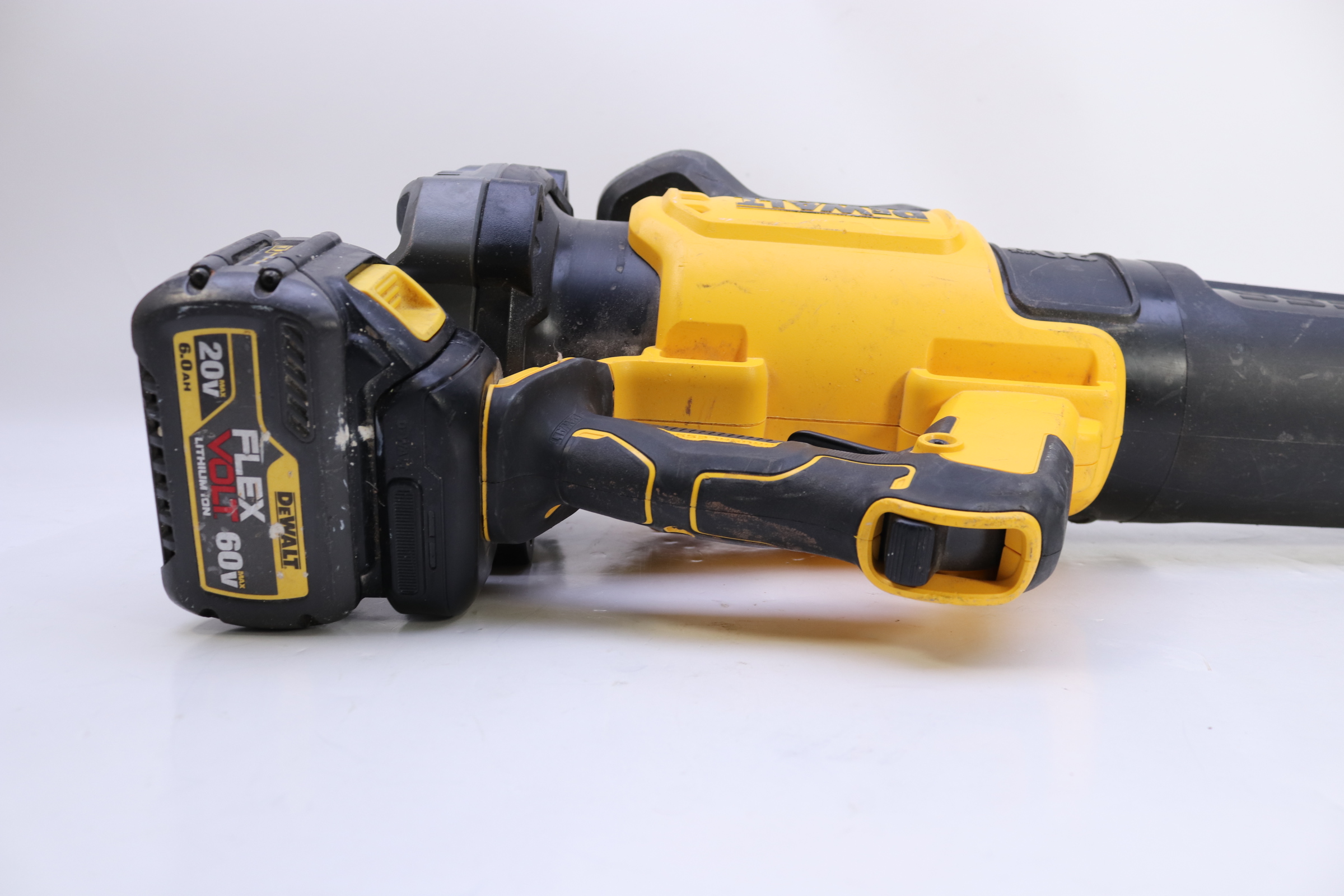 DeWalt DCBL722 20V MAX 125 MPH Cordless Brushless Handheld Leaf Blower