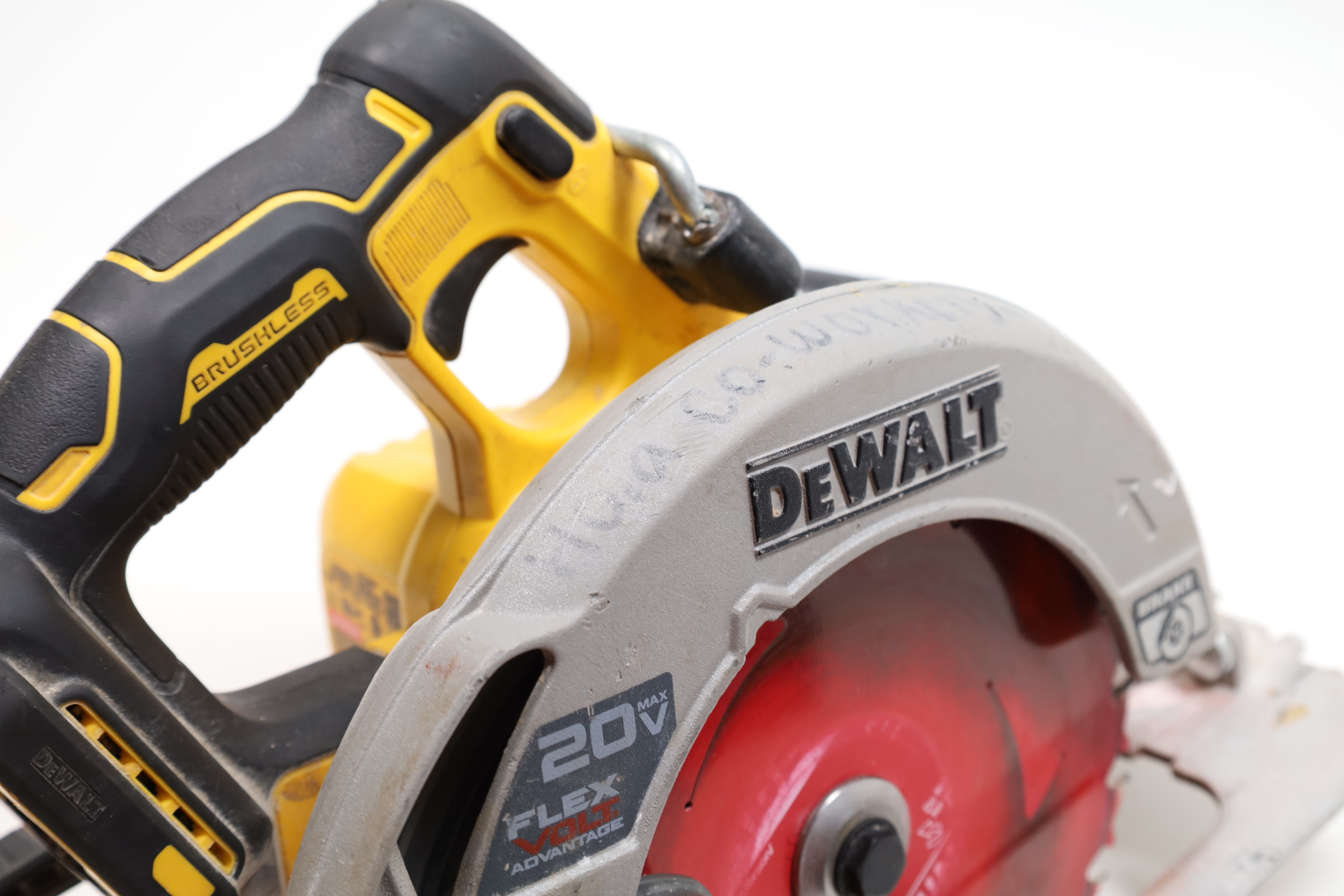 DeWalt DCS573 20V MAX Cordless Brushless 7-1/4" Circular Saw