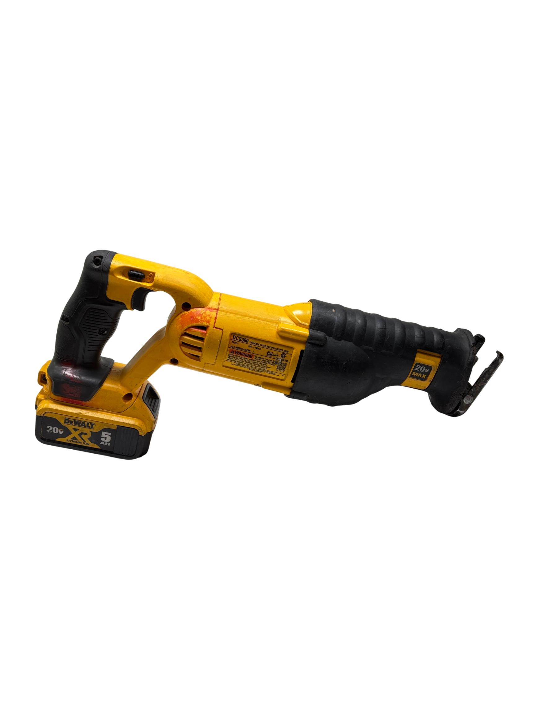 DeWalt DCS380 20V MAX Cordless Variable Speed Reciprocating Saw/5Ah Battery