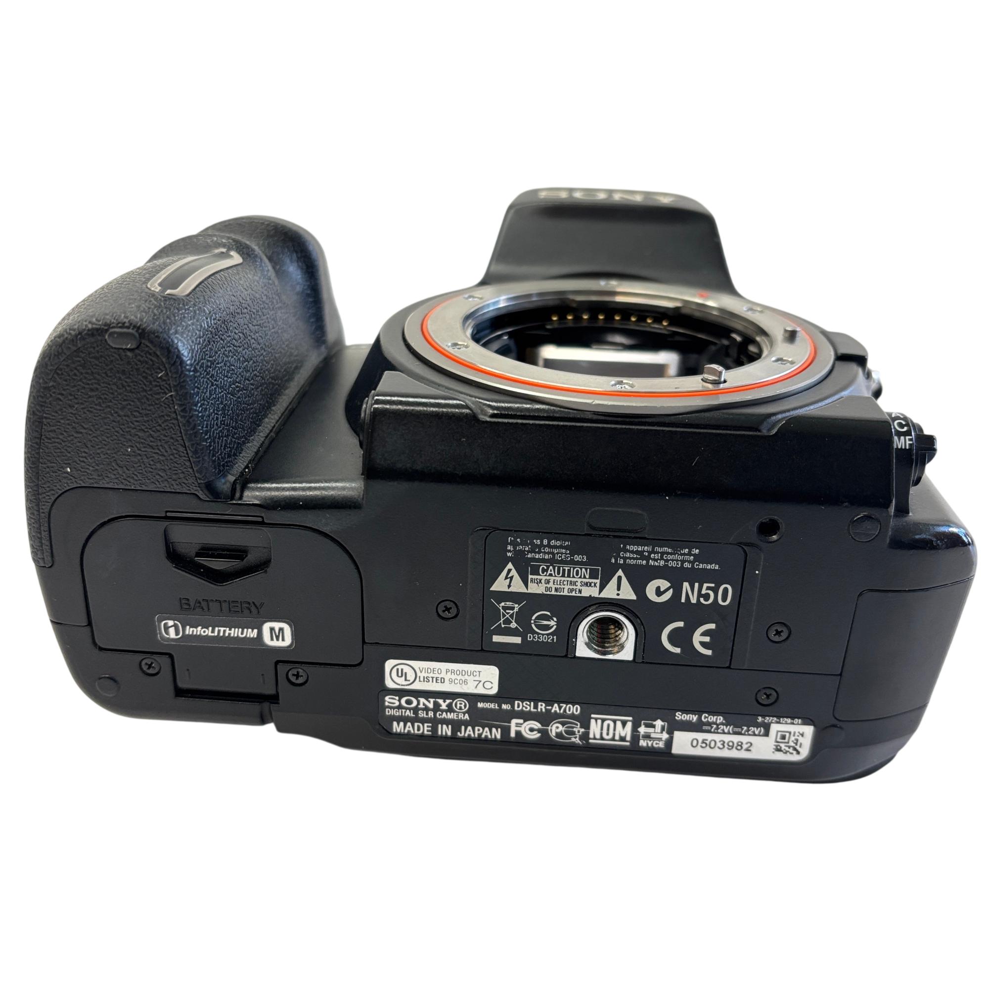 Sony Alpha DSLR-A700 12.2MP Digital SLR Camera 17-50mm 1:2.8 Lens