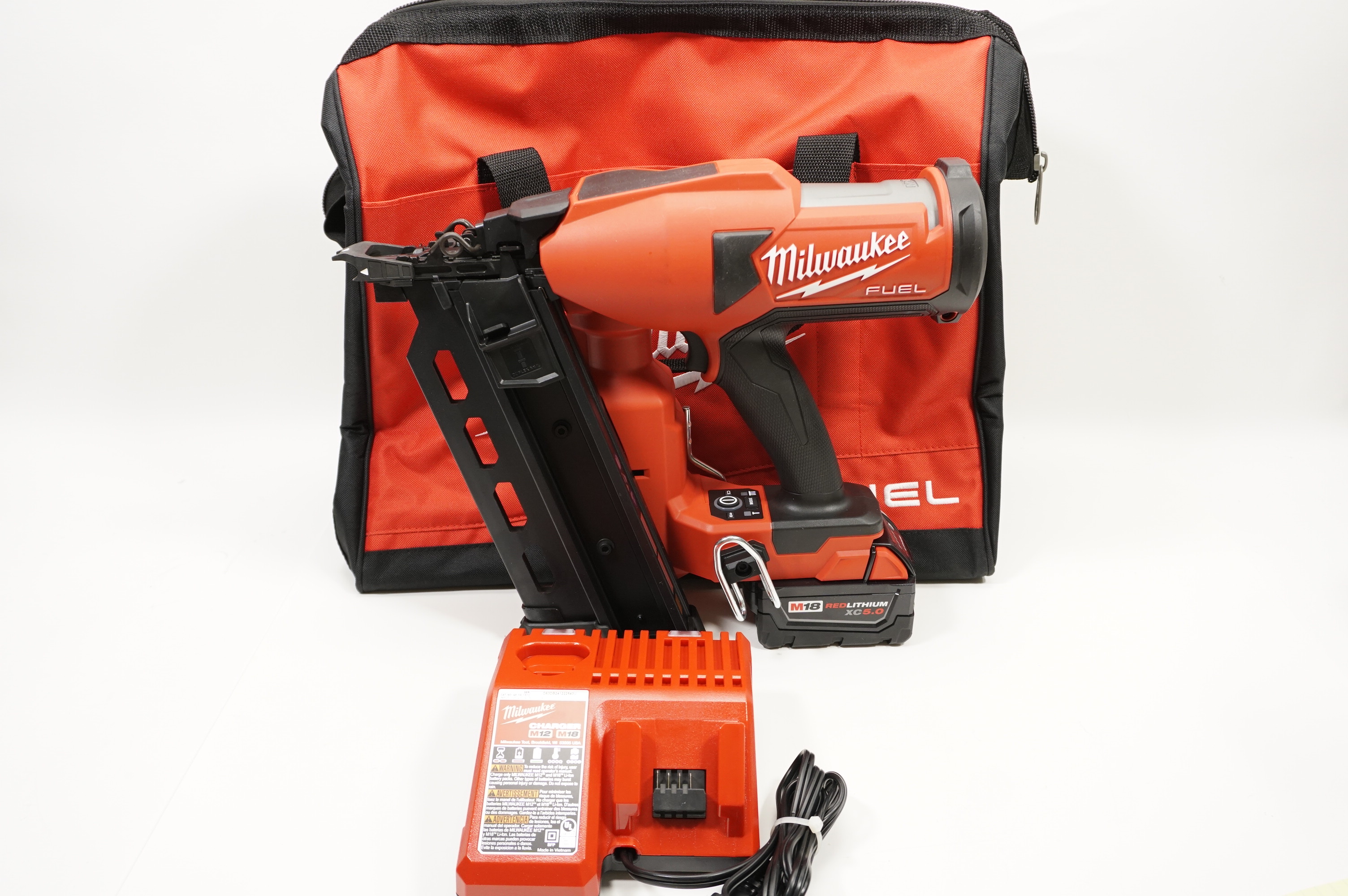 Milwaukee 2844-20 18V Brushless Li-Ion Cordless 21-Degree Duplex Nailer