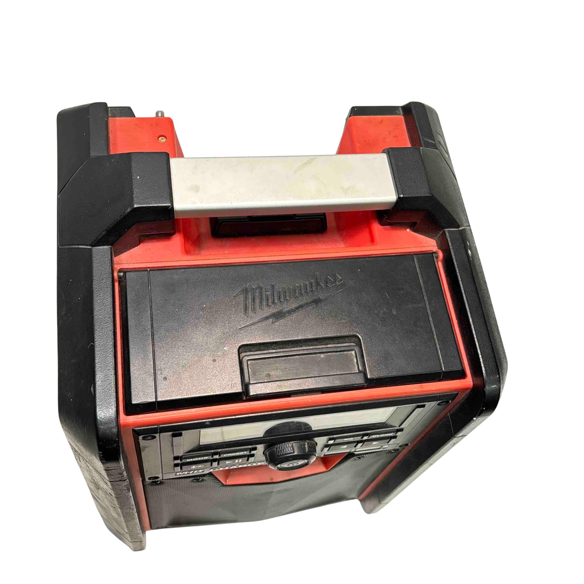Milwaukee 2792-20 M18 18V Lithium-Ion Cordless Jobsite Radio / Charger