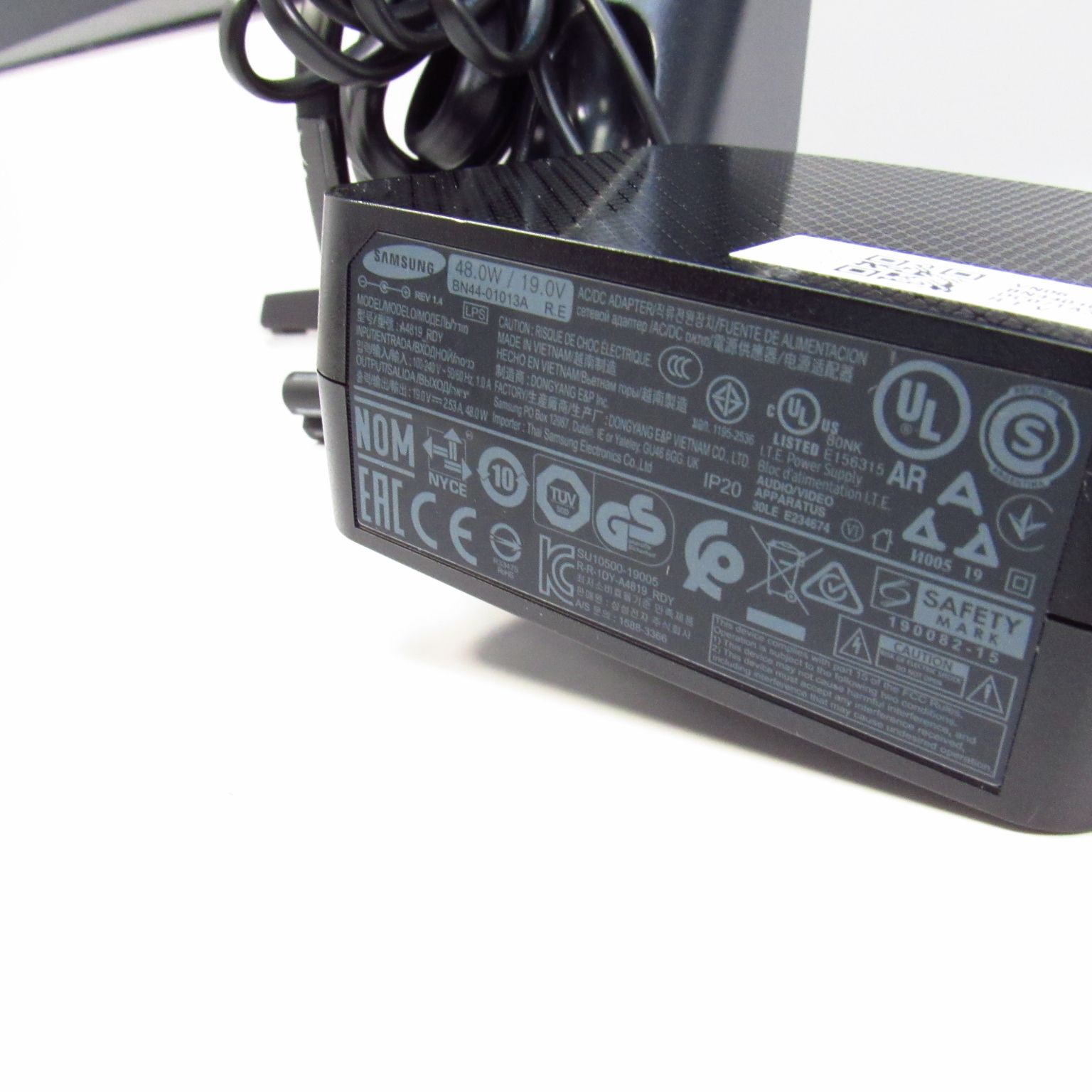 Samsung U28R550UQN 28'' 4K UHD 60Hz IPS Monitor - Local Pick-Up Only