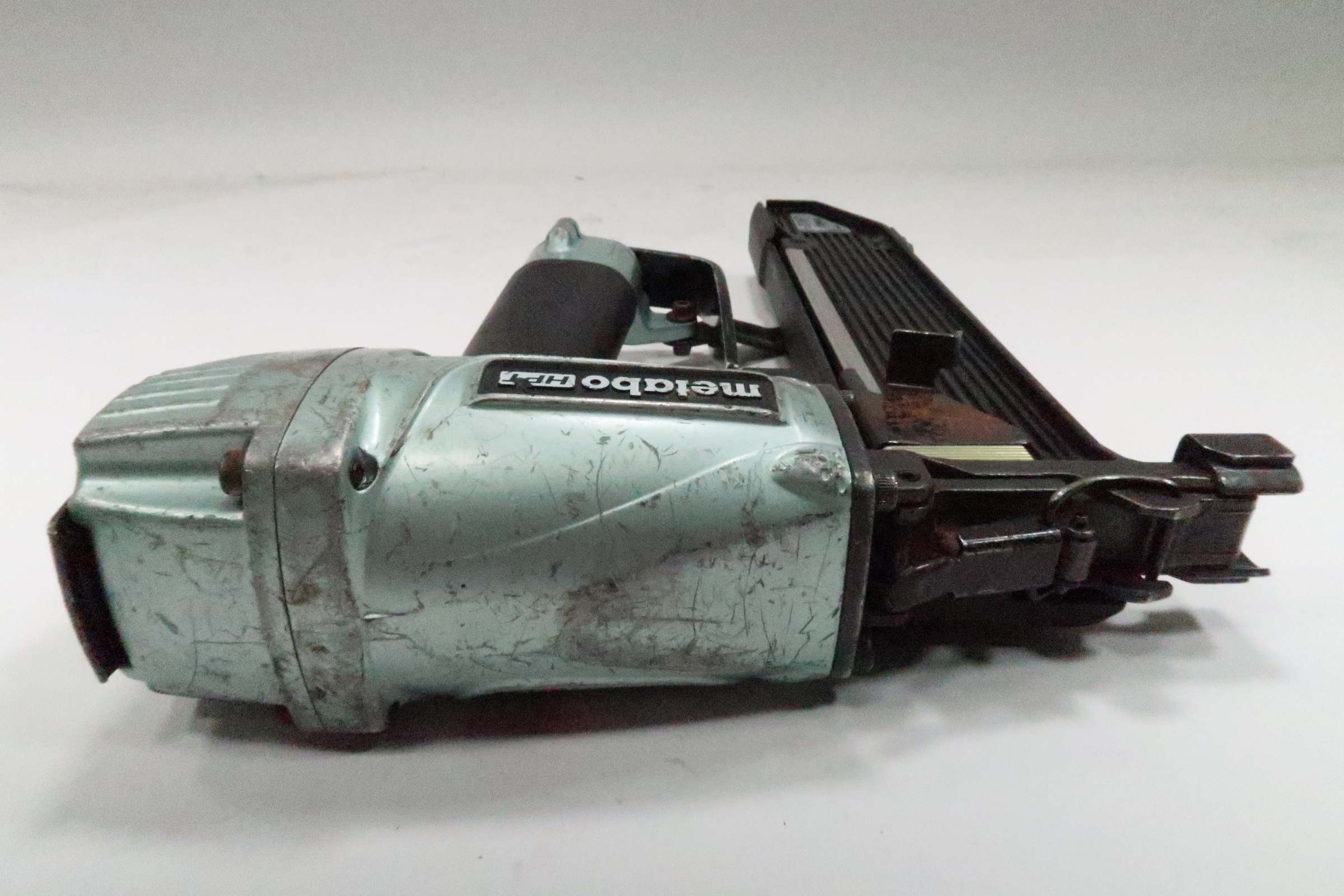 Metabo HPT N5008AC2 16ga 7/16" Medium Crown Construction Pneumatic ...