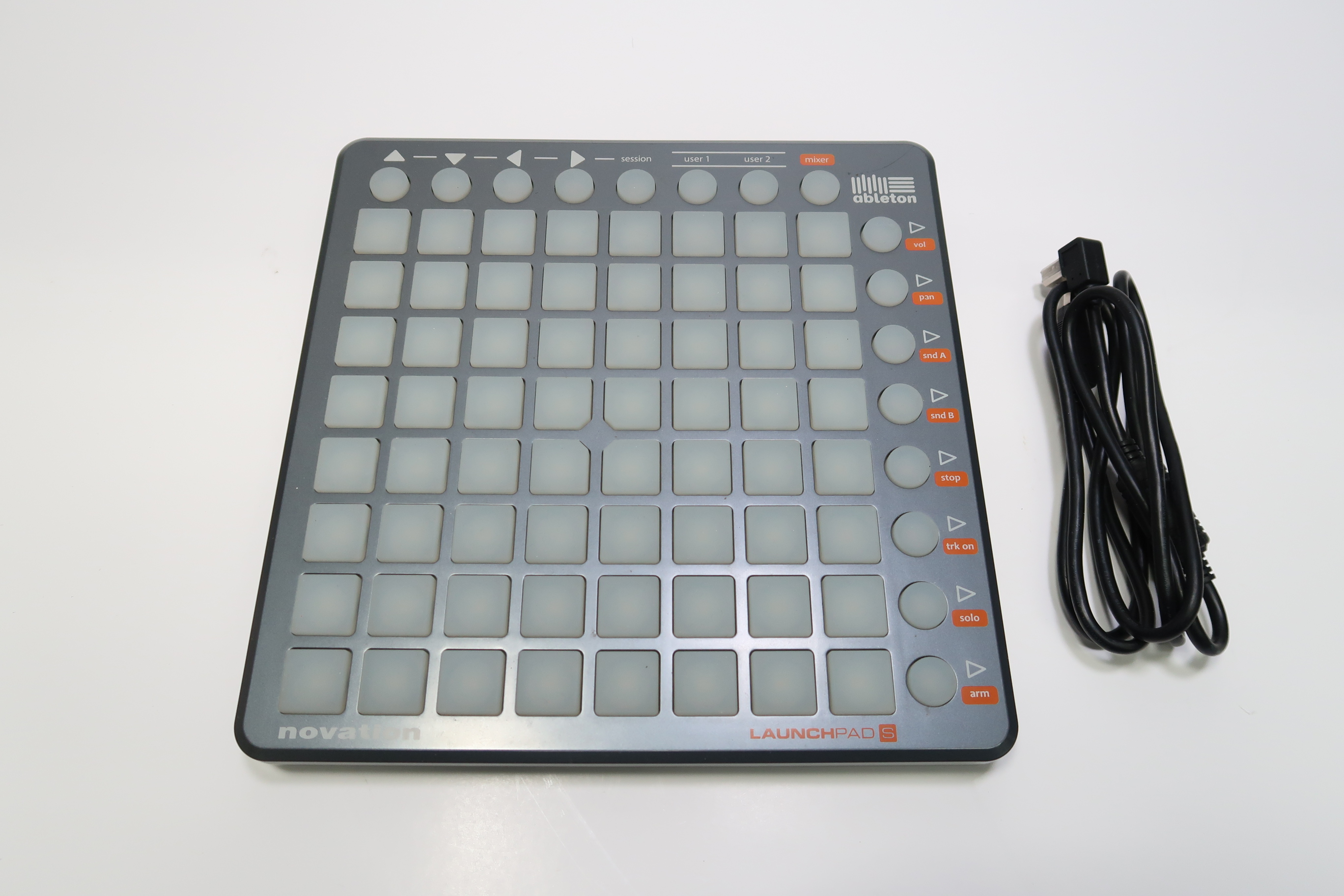 Novation NOVLPD02 Launchpad S MIDI USB 64 Key Controller 4211
