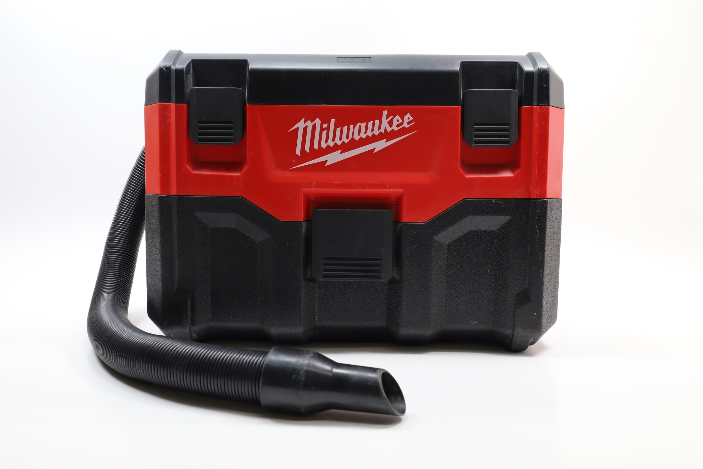 Milwaukee 0880-20 M18 18V 2 Gallon Lithium-Ion Cordless Wet/Dry Vacuum