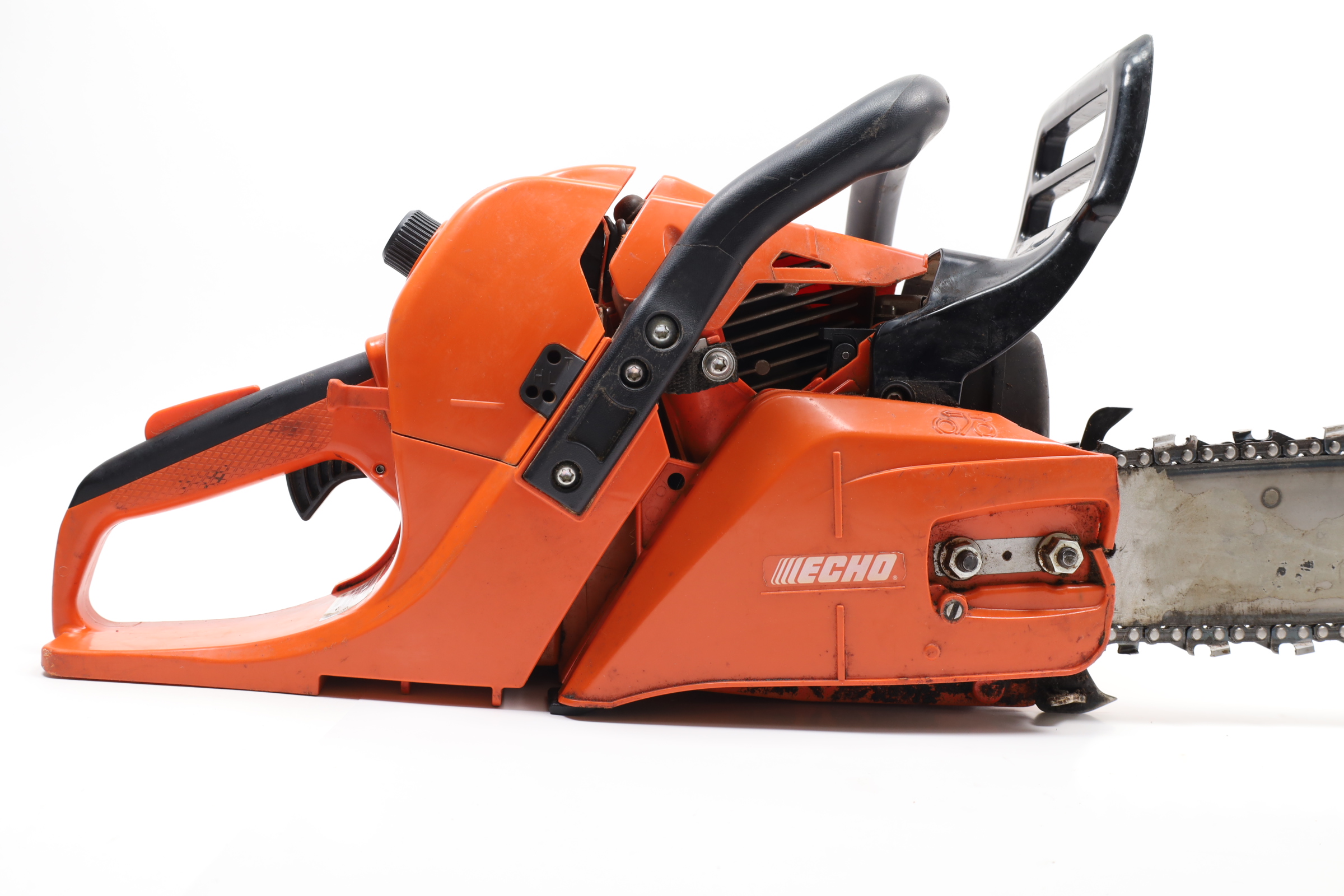 Echo Timber Wolf CS-590 20" 59.8cc Gas-Powered 2-Stroke Cycle Chainsaw