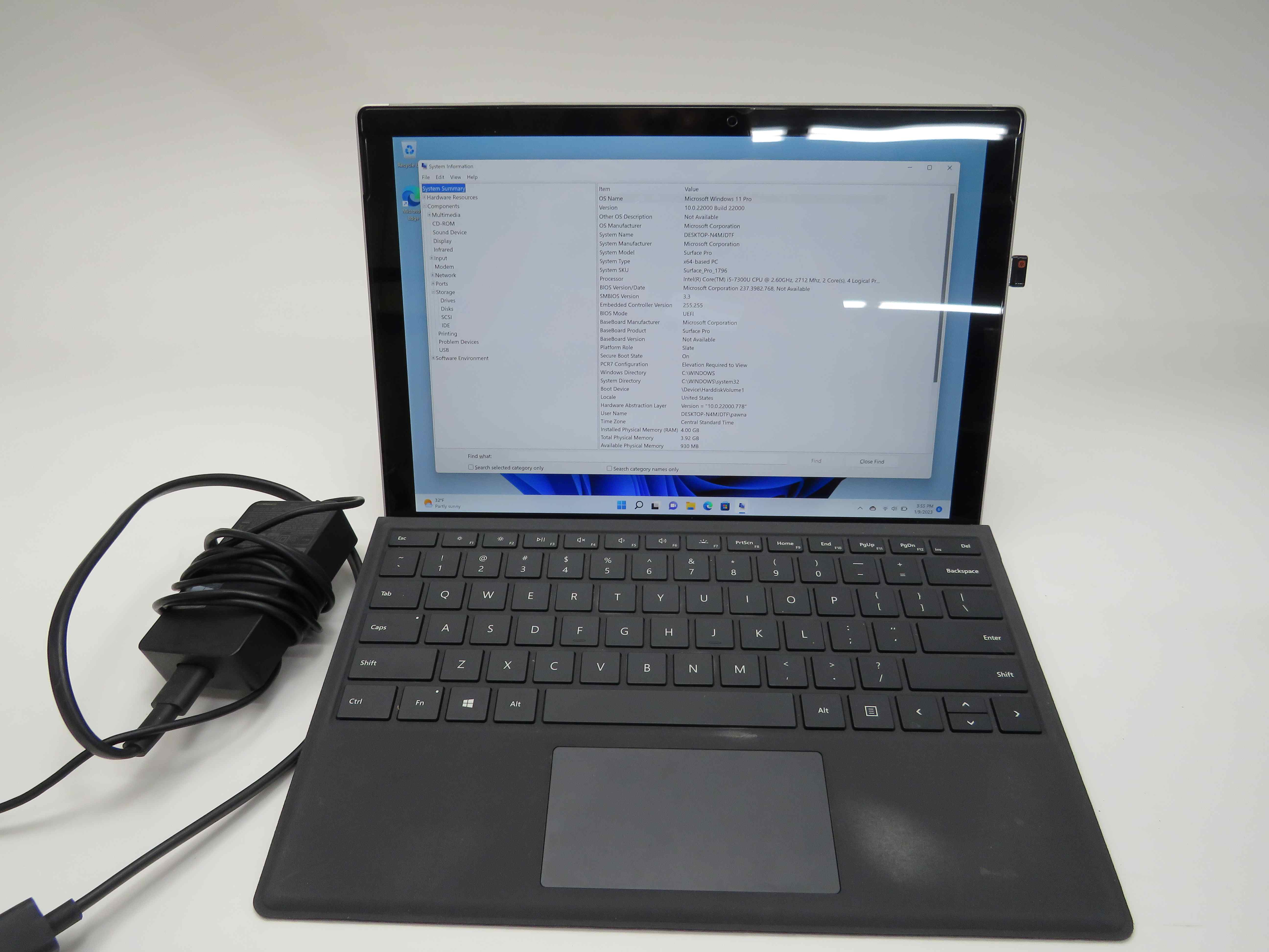 Microsoft Surface Pro 1796 Core i5-7300U 2.6Ghz 4GB RAM 256GB SSD 12.3"