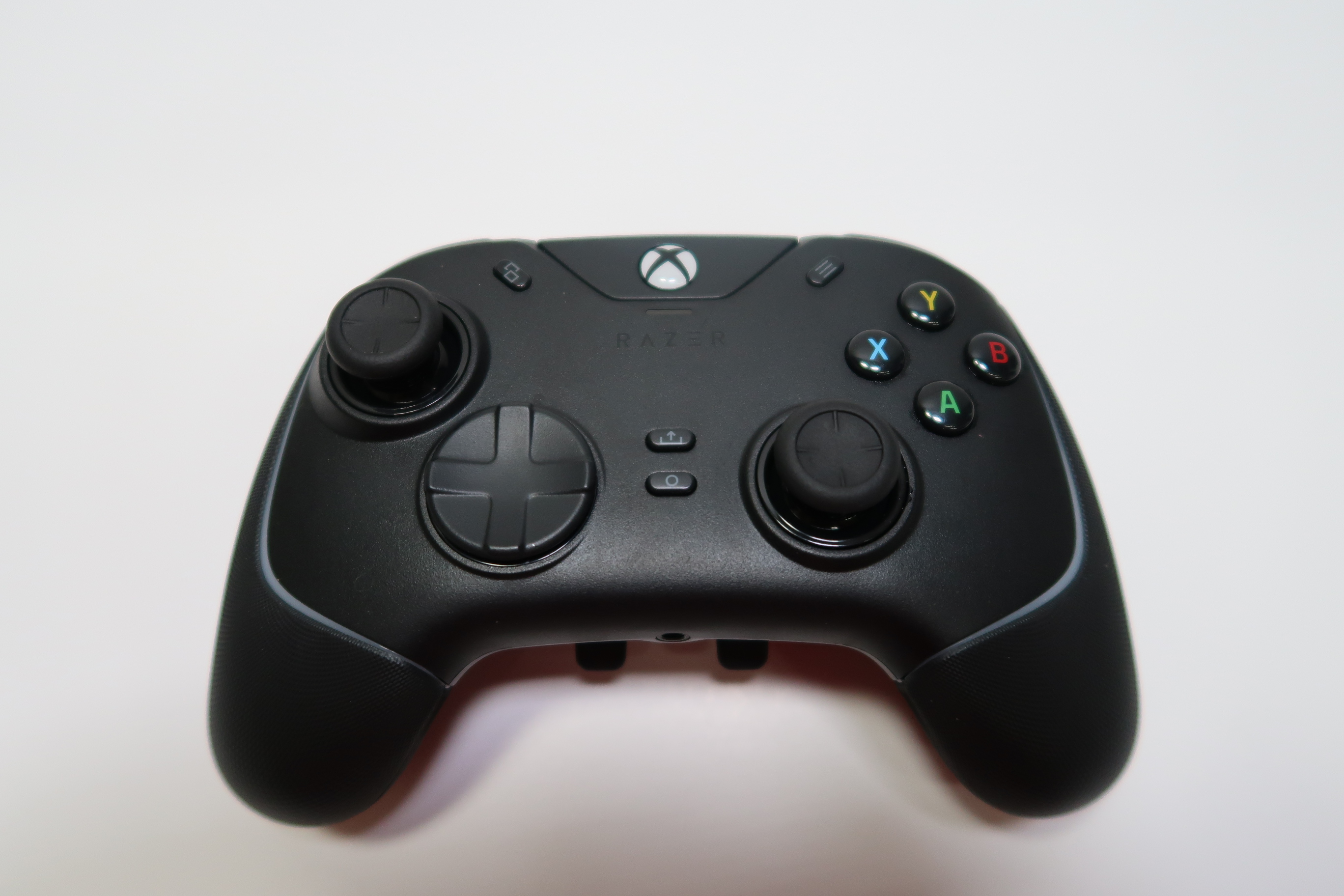 Razer Wolverine V2 Chrome RZ06-0401 for PS5 / PC Wireless Gaming ...