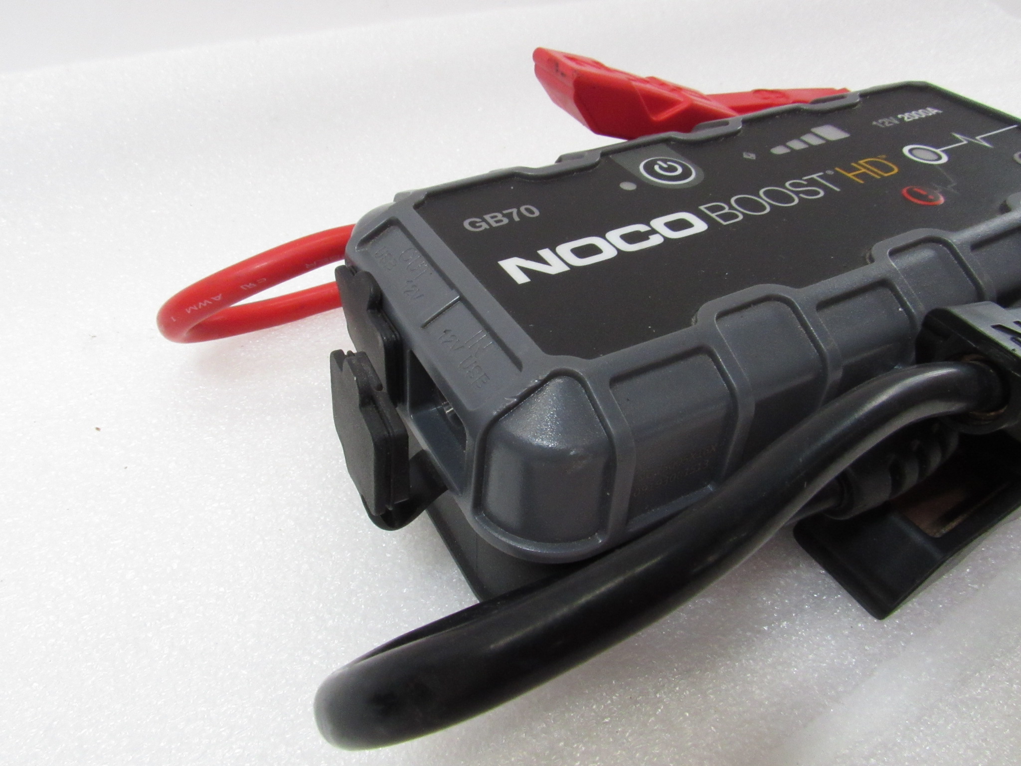 NOCO GB70 Boost HD GB70 2000 Amp 12-Volt UltraSafe Lithium Jump Starter Box