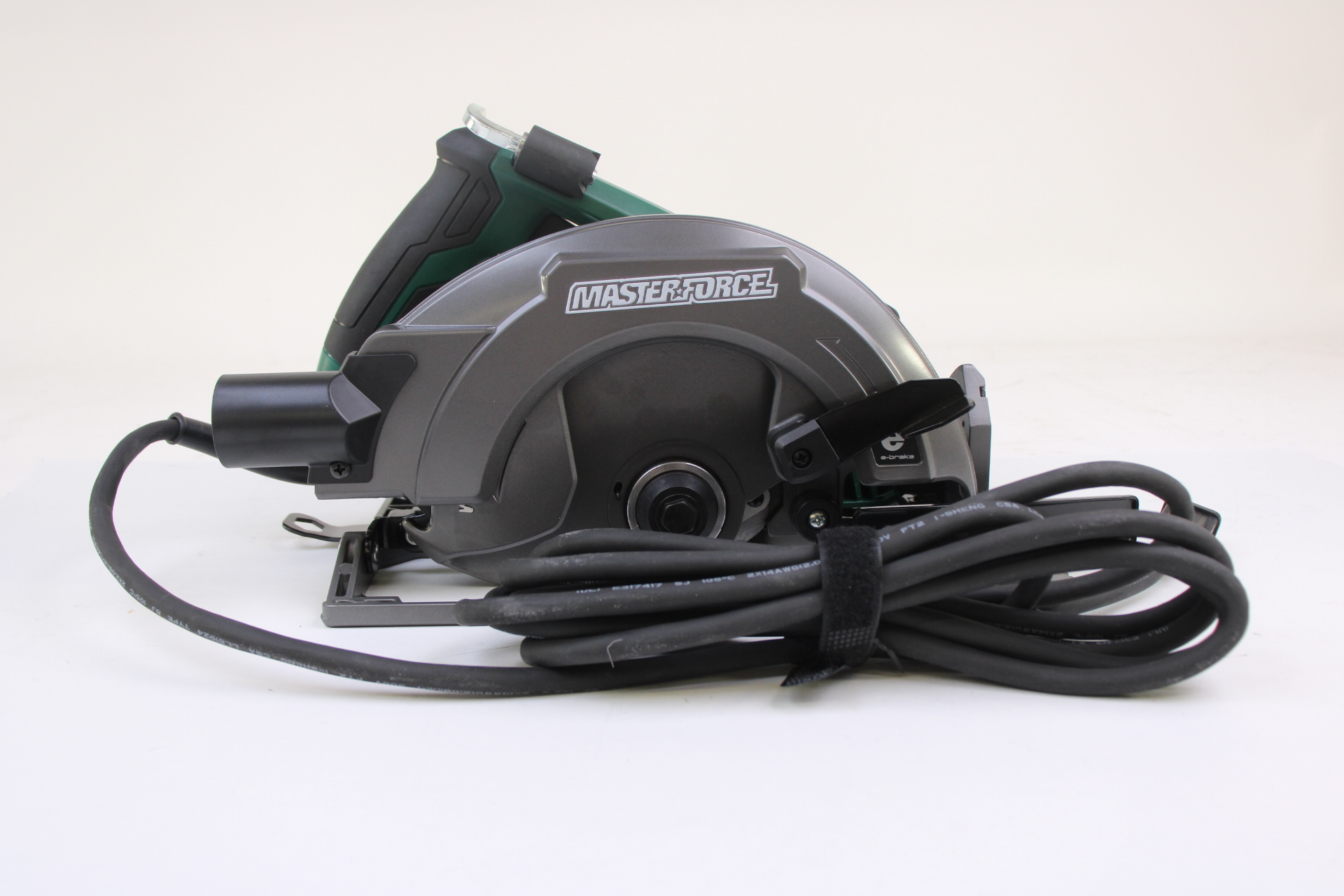 Masterforce 241-0762 15-Amp 120V 7-1/4" Corded Electric Circular Saw