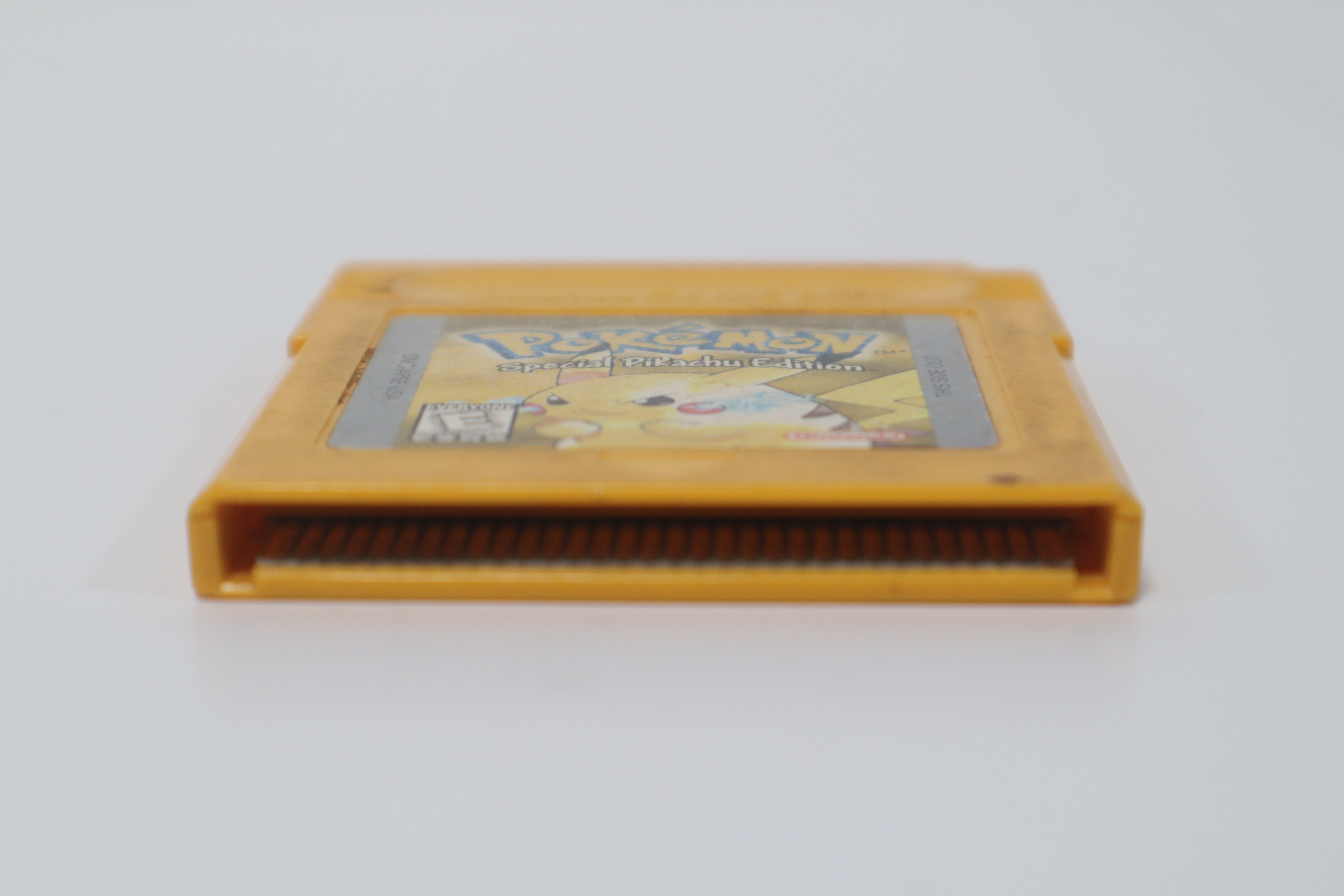 Nintendo Game Boy Pokemon Special Pikachu Edition DMG-APSE-USA Video Game