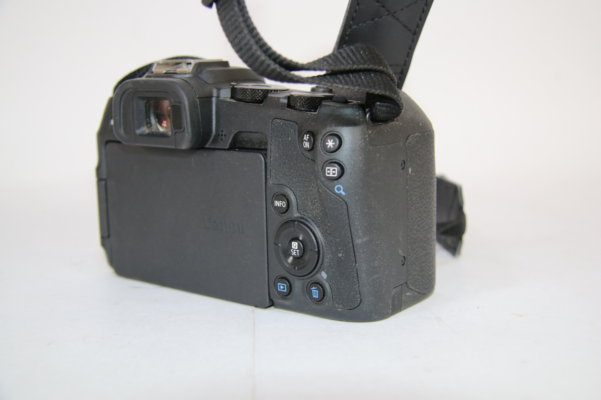 Canon EOS RP Full Frame Mirrorless Vlogging Portable Digital Camera ...