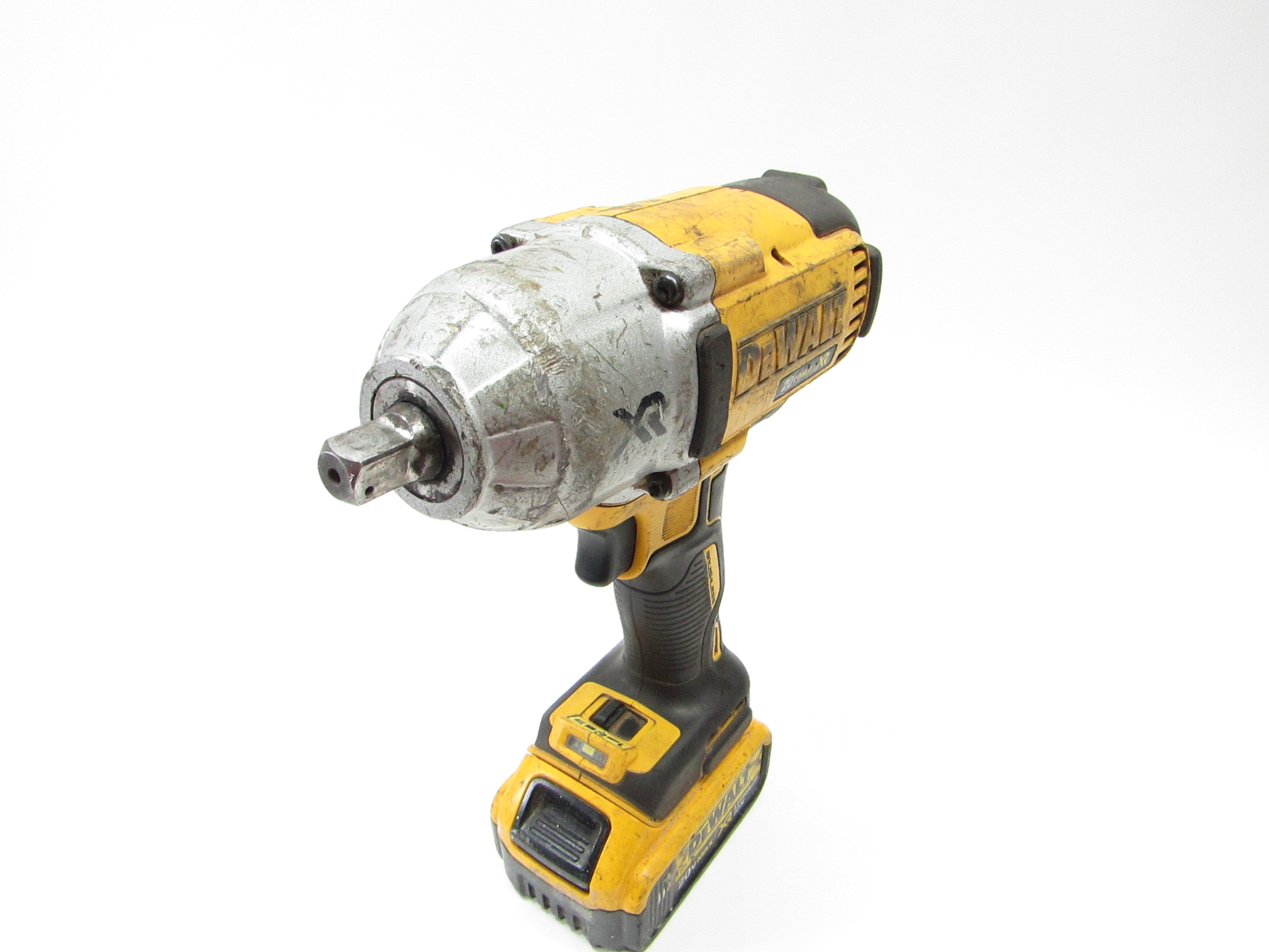 DeWALT DCF899 20V MAX XR Cordless Brushless 1/2" High Torque Impact Wrench