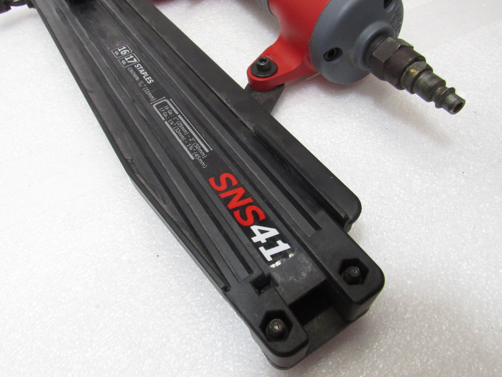 Senco SNS41 16 Gauge Stapler