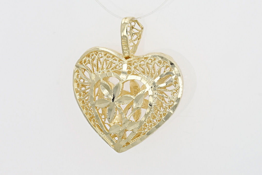 Diamond-Cut Filigree Heart Pendant without Chain 14k Yellow Gold 3.88 Grams