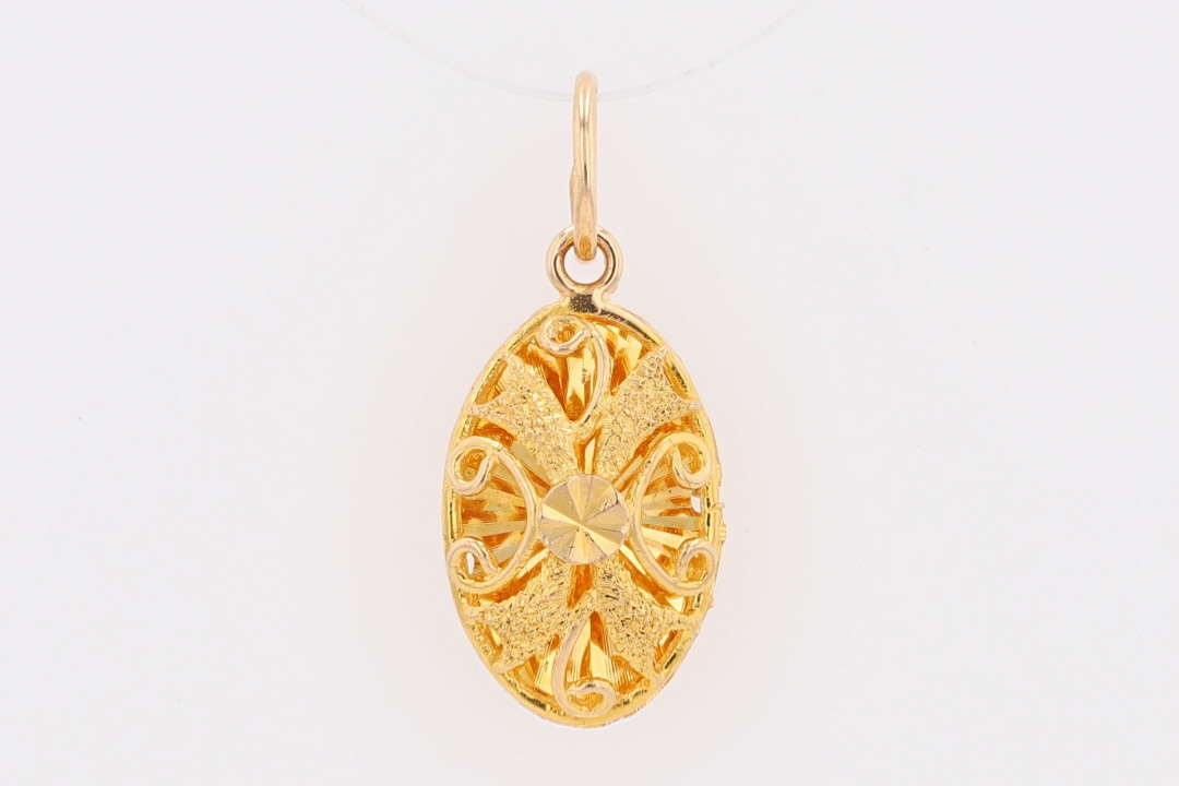1" Diamond Cut & Textured Oval Pendant without Chain 21k Yellow Gold 2. ...