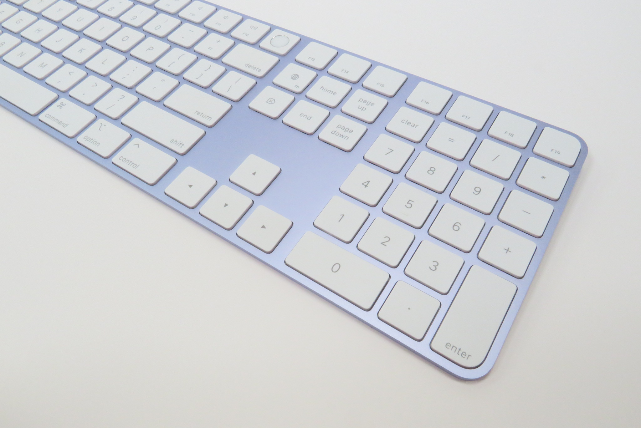 Apple A2520 Wireless Magic Keyboard MMMR3LLA