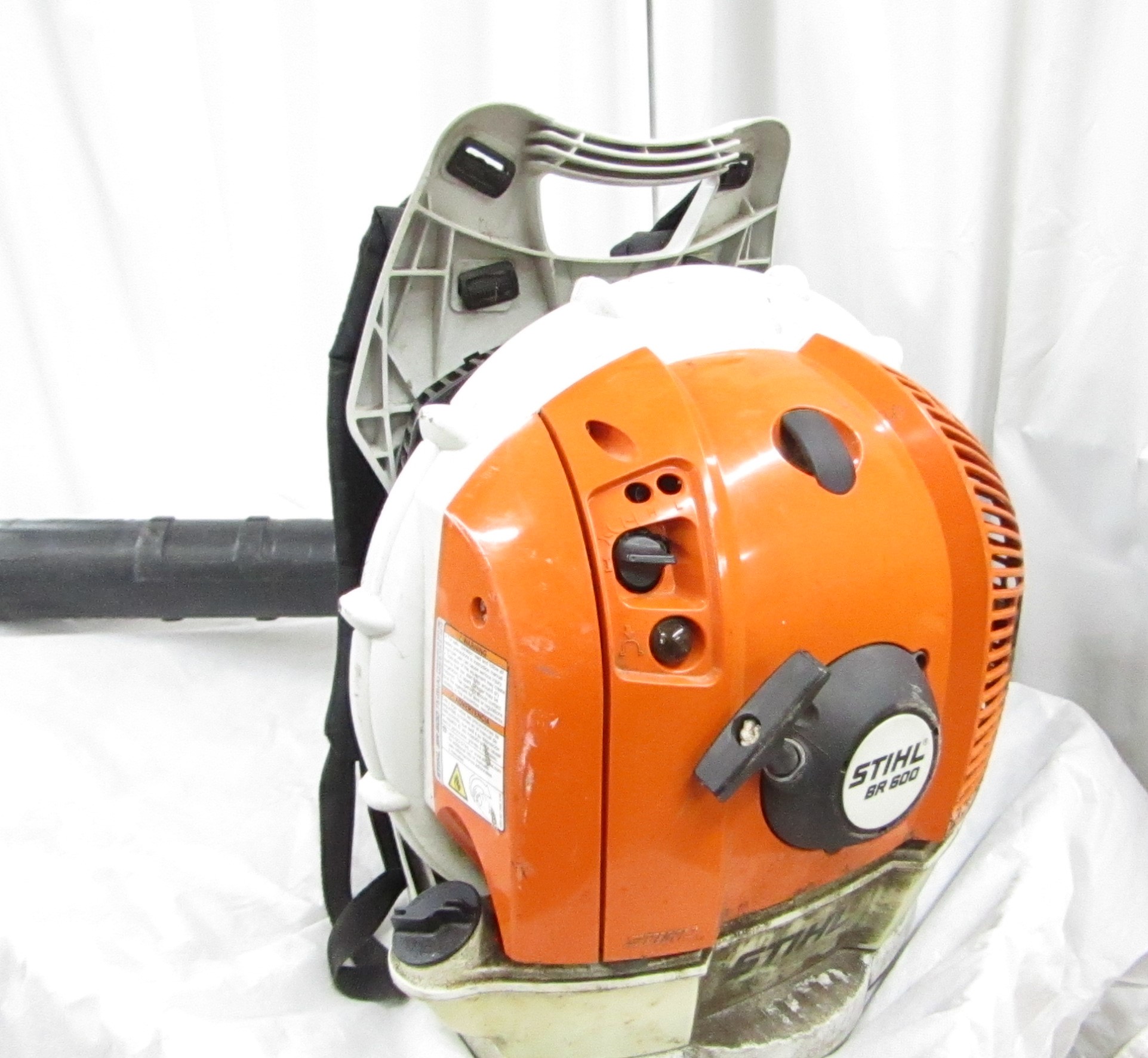 STIHL BR600 Gas Powered 64.8 cc Backpack Leaf Blower - Local Pickup Only