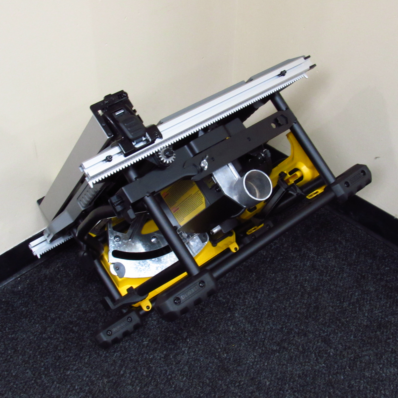 DeWalt DWE7485 Corded 8-1/4'' Compact Jobsite Table Saw - Local Pick-Up ...