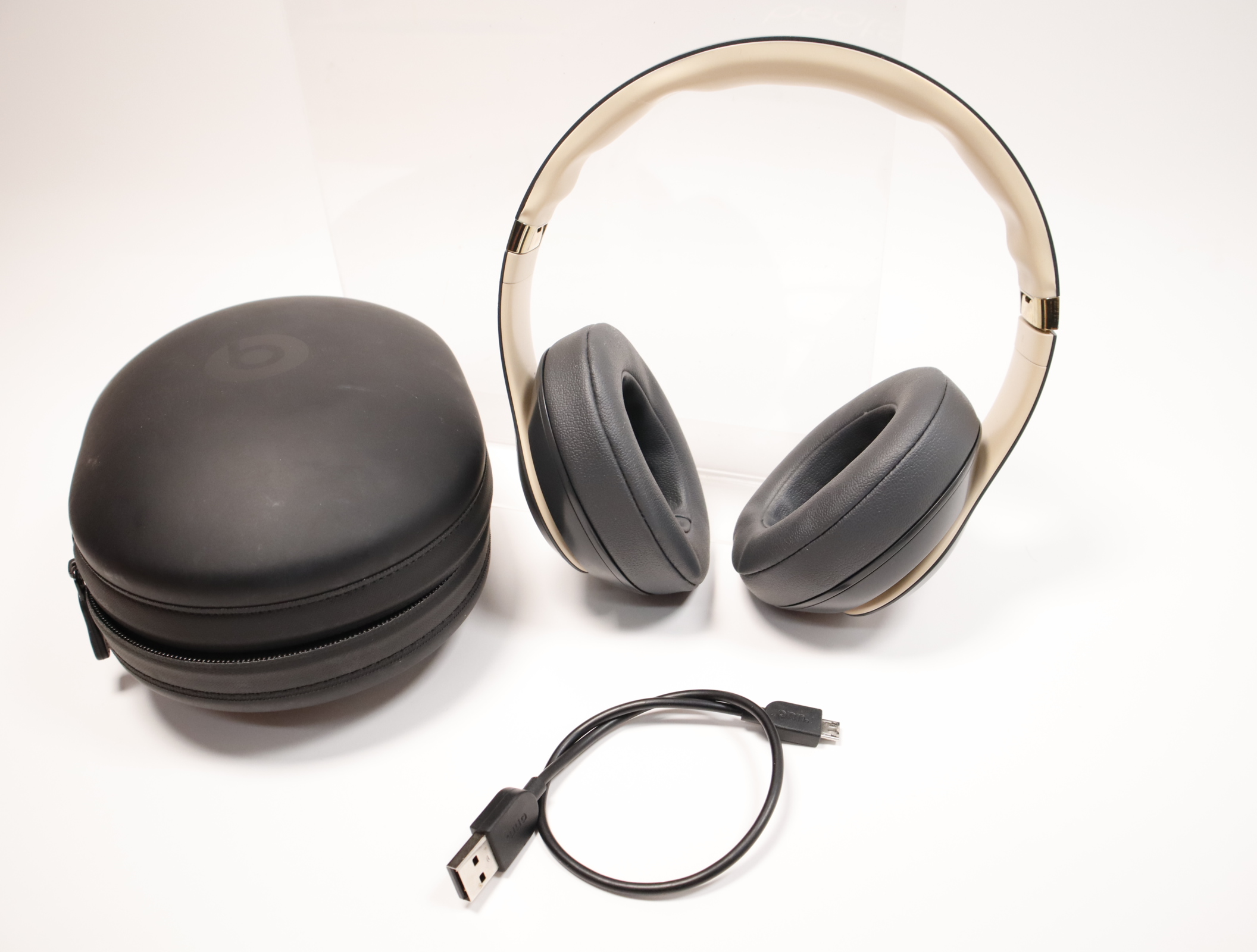 Beats Studio 3 MXJ2LL/A A1914 Shadow Gray Wireless Headphones Over Ear ANC