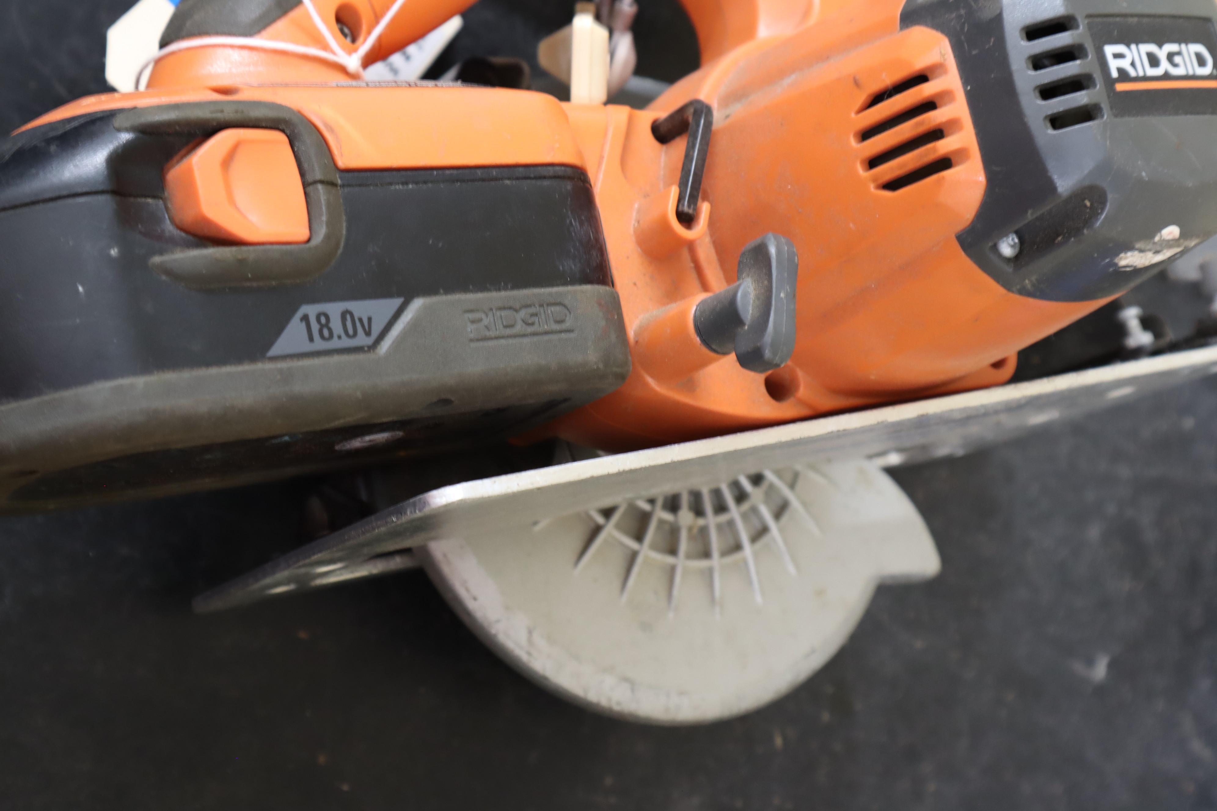 Ridgid R845 6-1/2" 18V Circular Saw Local In Store Pickup Only 9184