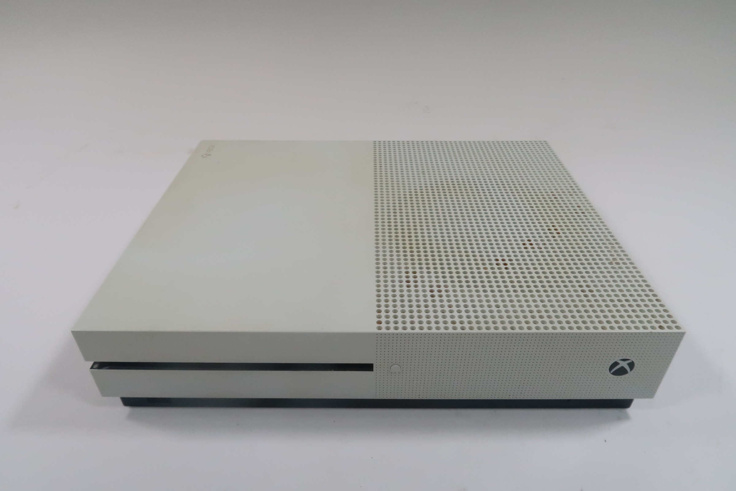 Microsoft 1681 Xbox One S 500GB Video Game Console 7284