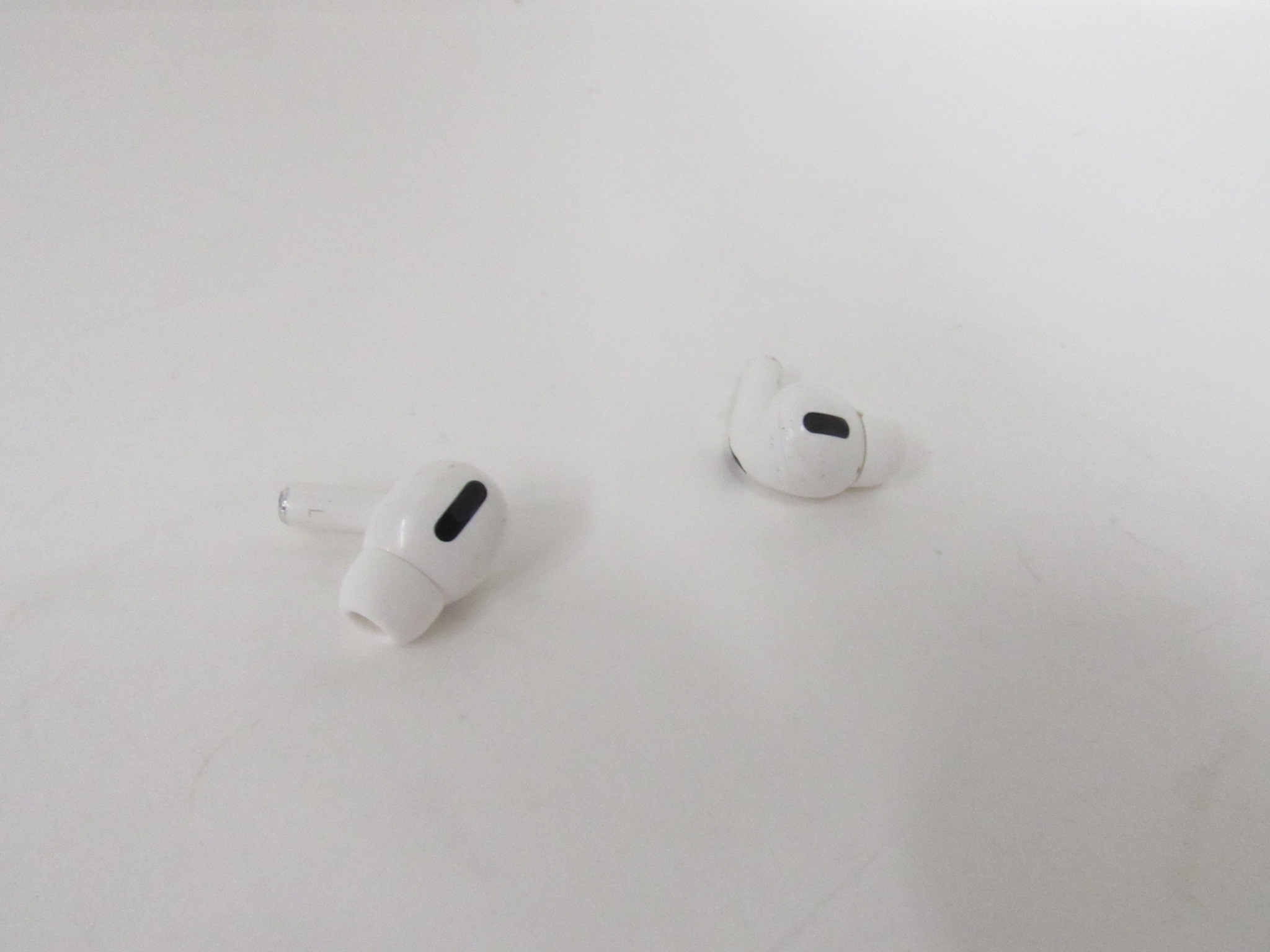 Apple A2190 AirPods Bluetooth Wireless Earbuds White