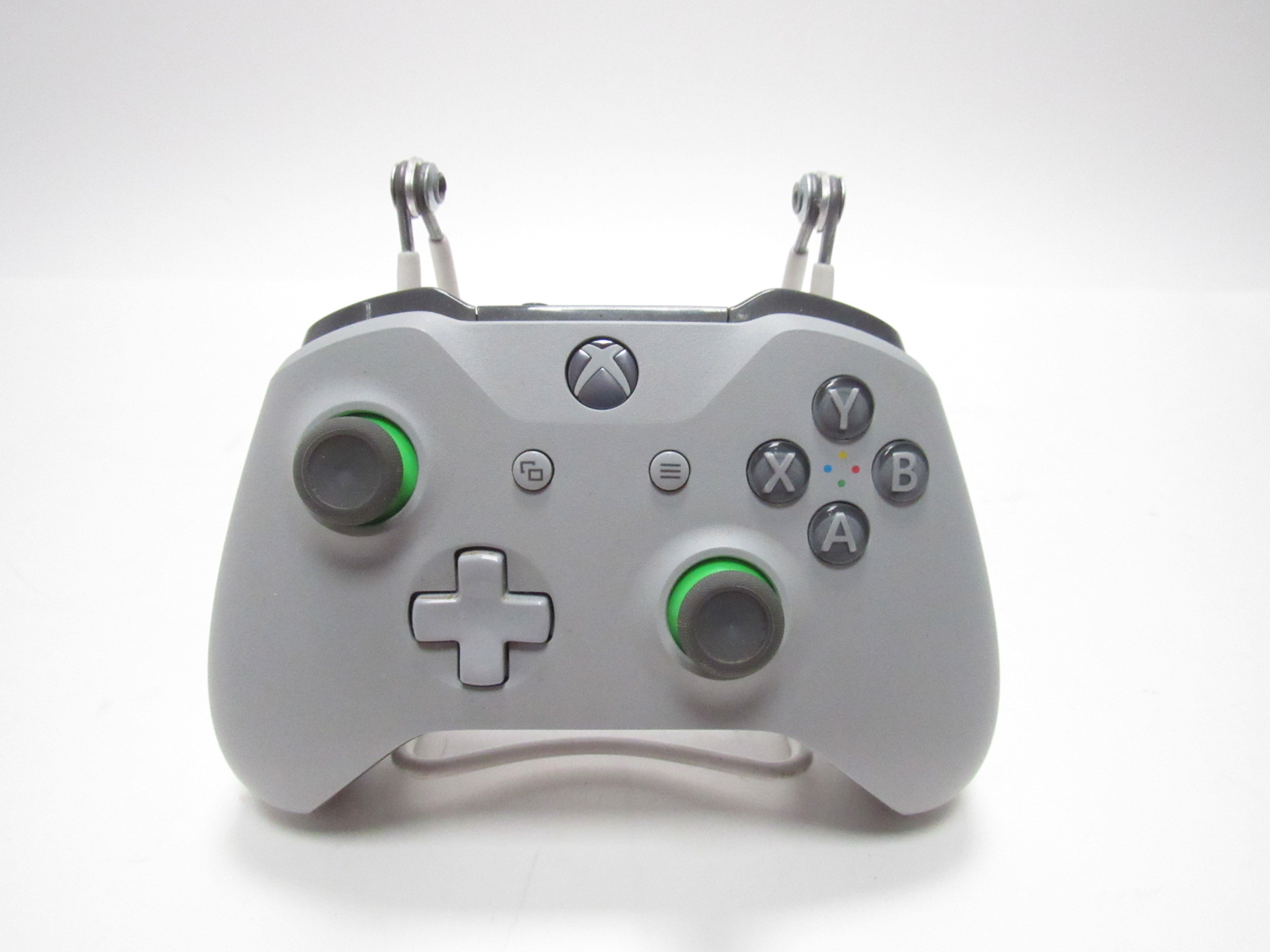 Microsoft Xbox One 1708 Wireless Bluetooth Compact Video Game Controller